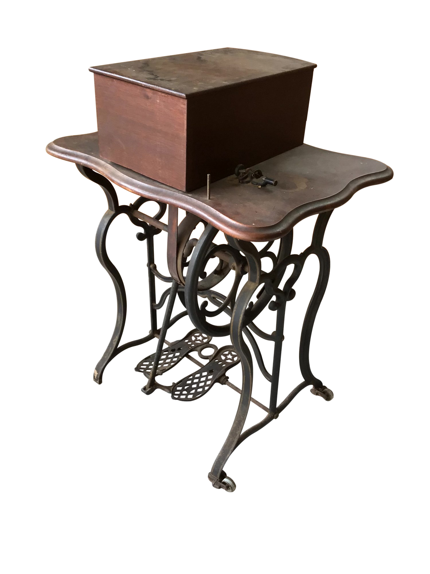 Early Sewing Machine #2101842 | Auctionninja.com