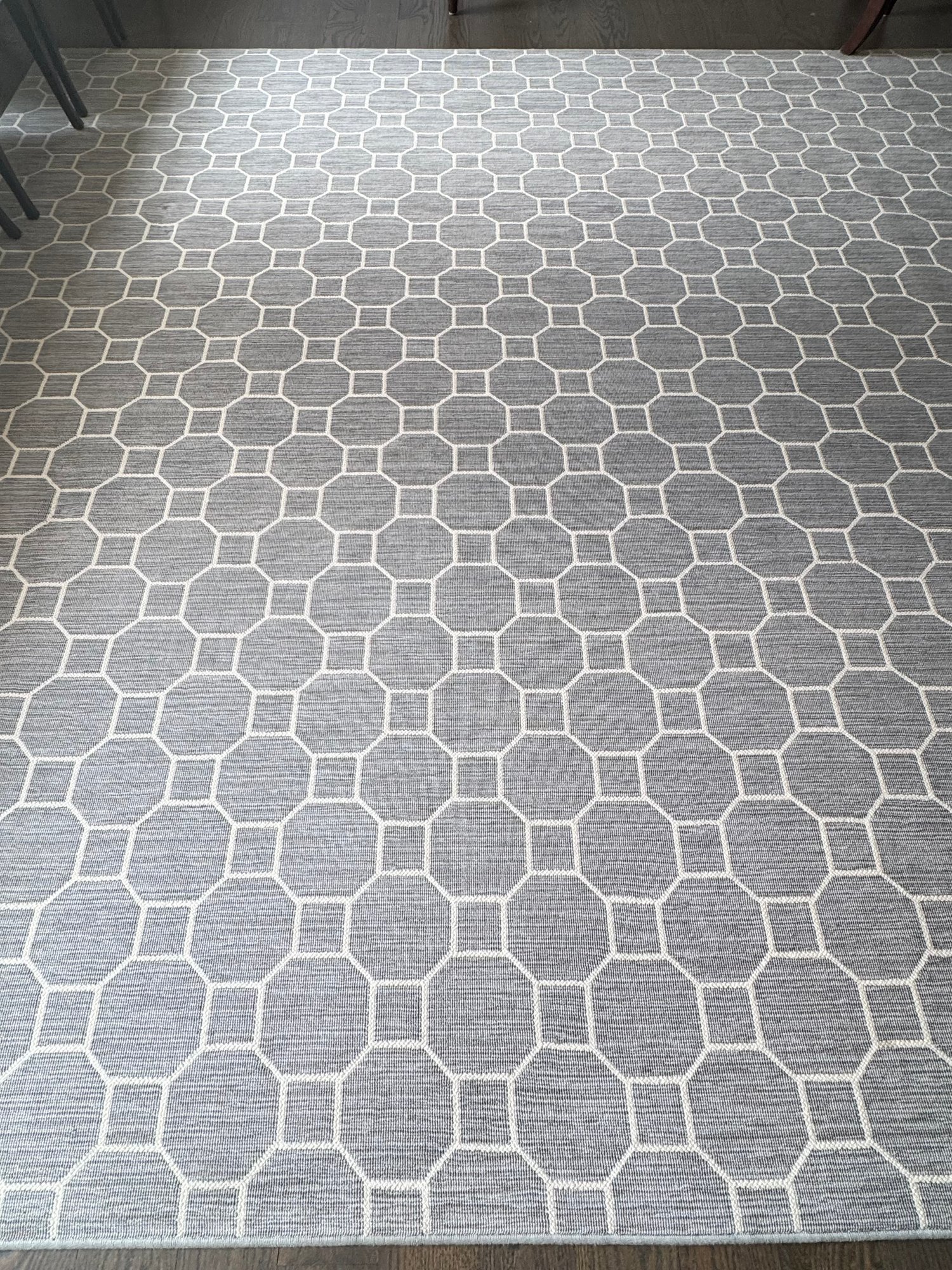 Redi Cut Contemporary Wool Area Carpet 10 X 13 #2141711 | Auctionninja.com