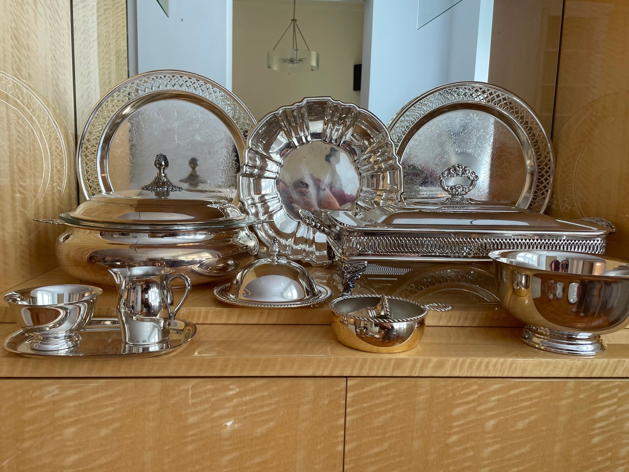 Lovely Selection Of Silver Plated Serving Pieces #1938961 | Auctionninja.com