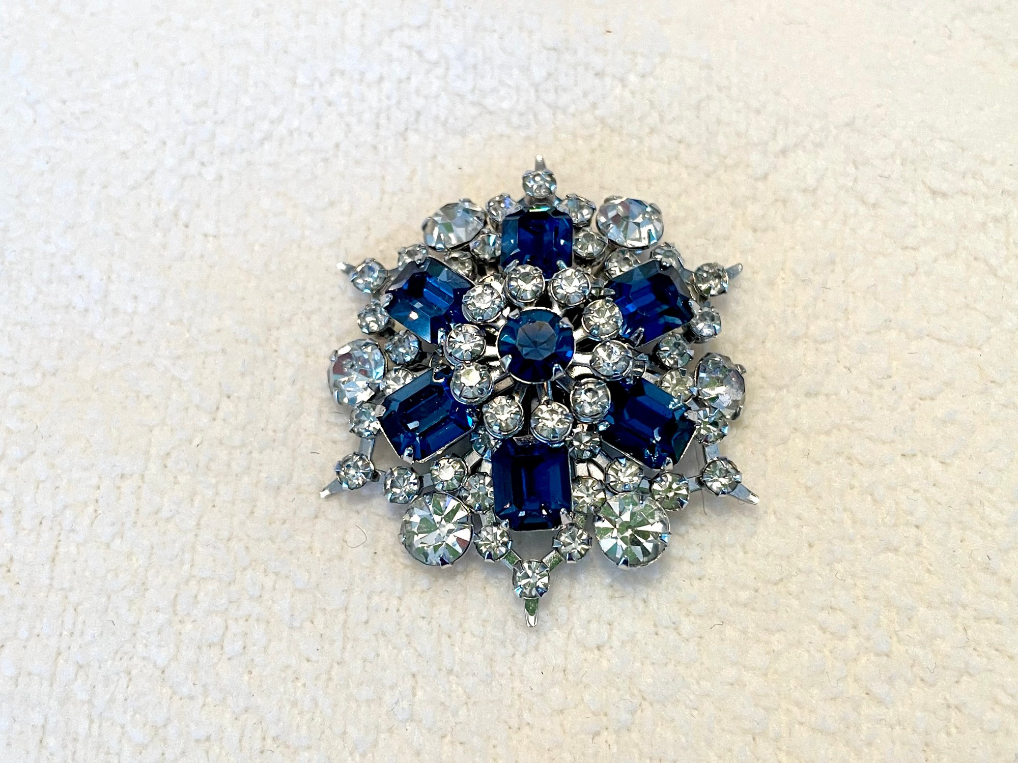 Vintage Royal Blue Rhinestone Floral Brooch #2093737 | Auctionninja.com