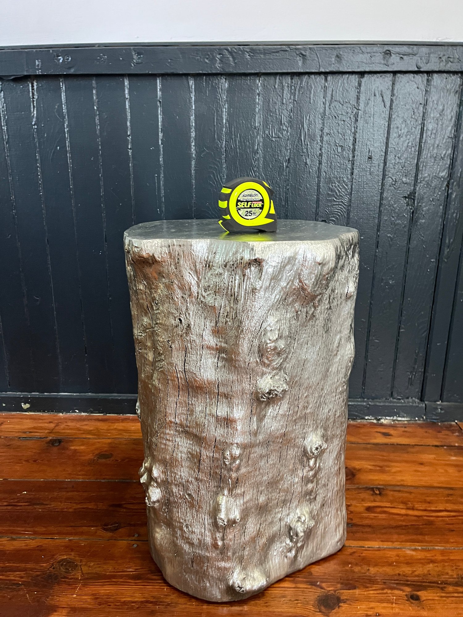 A Silver Tree Stump Form End Table #40849694 | Auctionninja.com