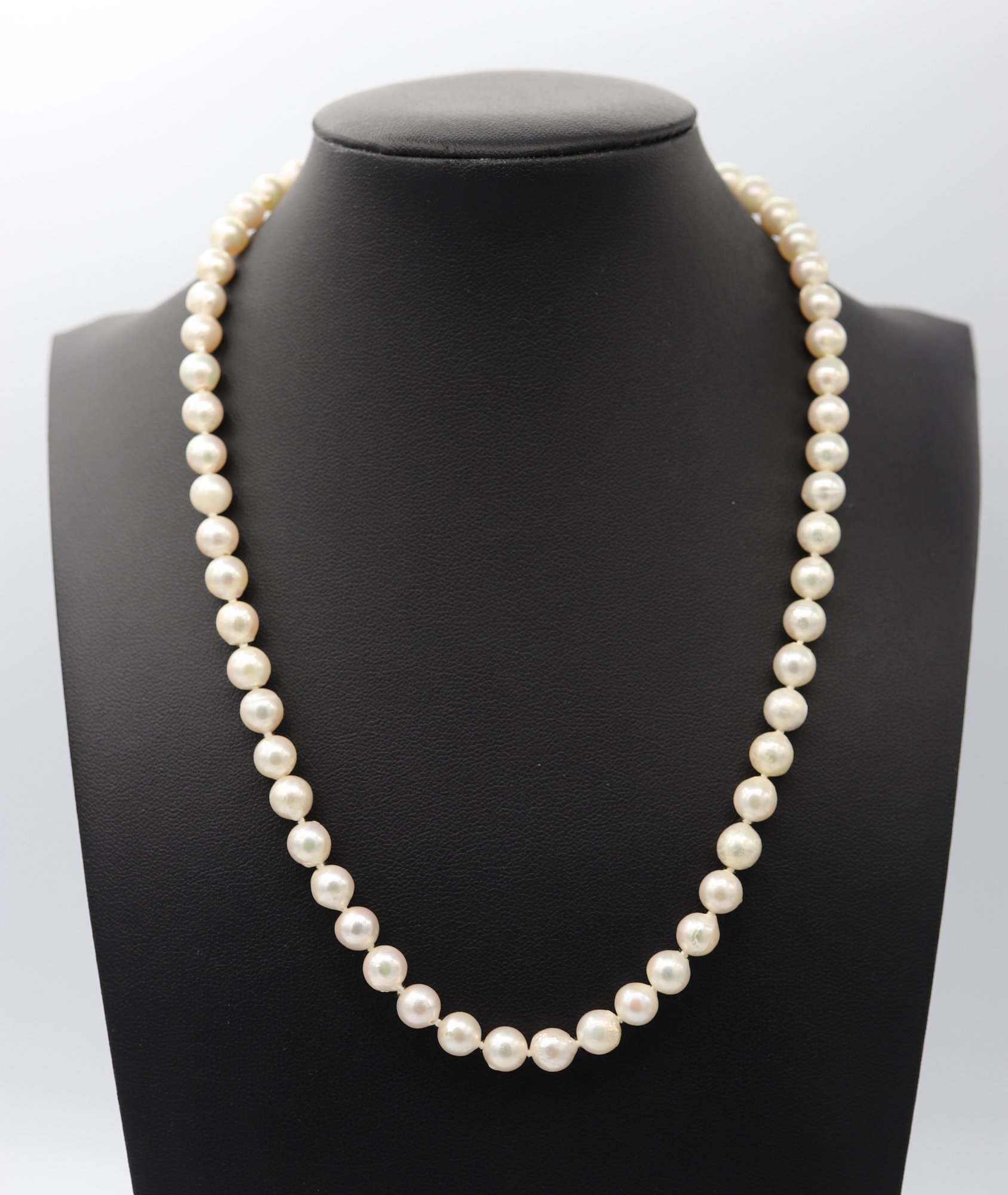14K Gold Clasp Pearl Necklace Hallmarked RTI #2048891 | Auctionninja.com