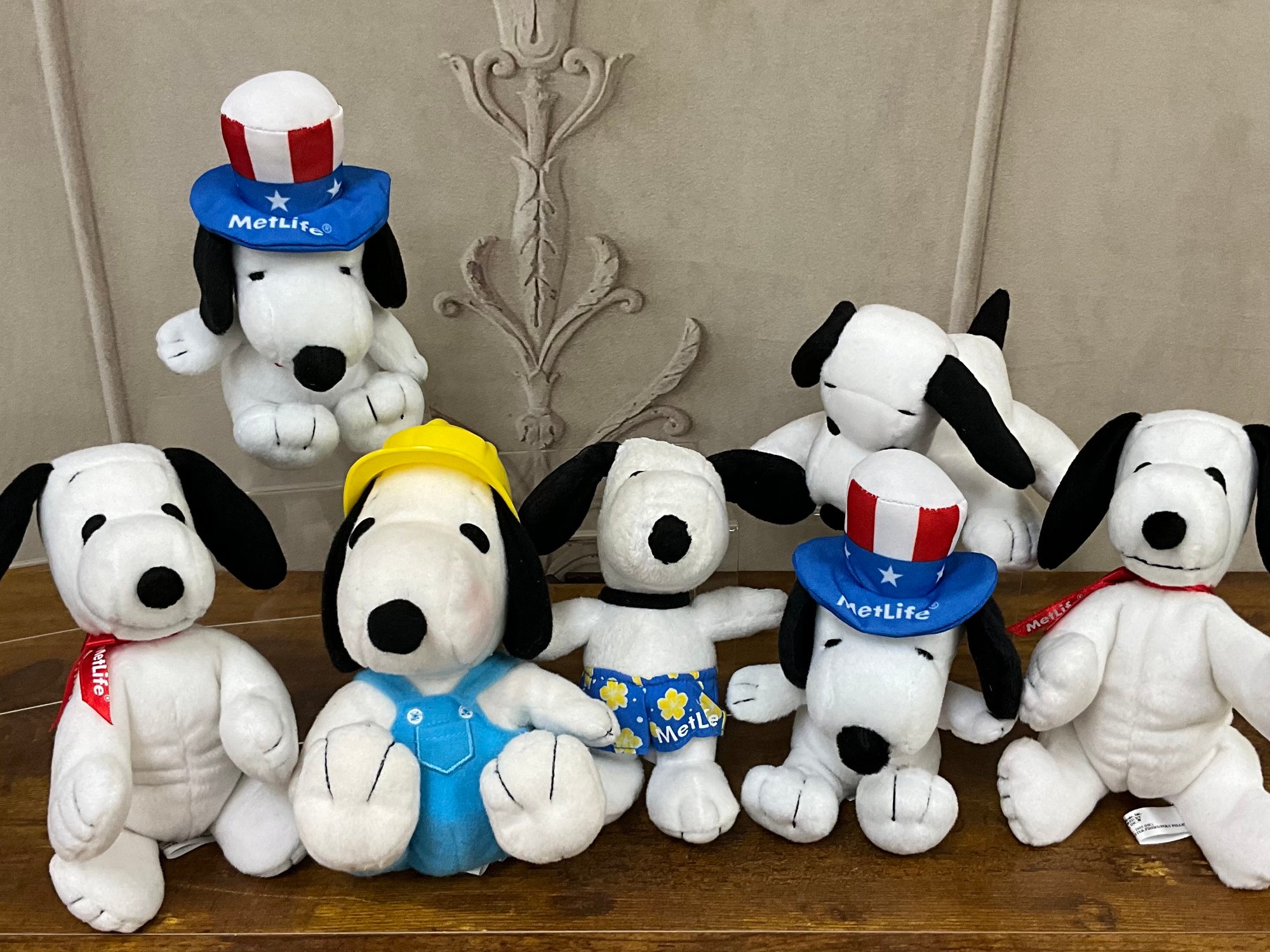 MetLife Snoopy Peanuts Stuffed Animals - Collectible - Some Vintage ...