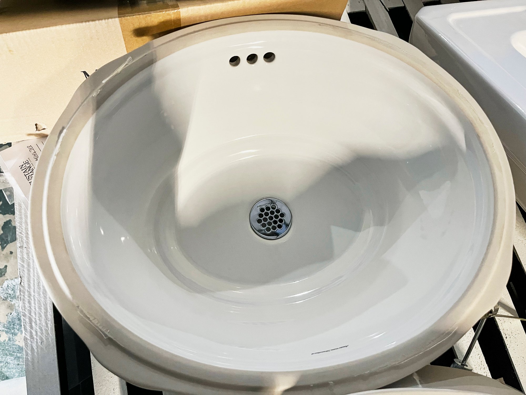AMERICAN STANDARD 19" X 16" Oval Vitreous China Bathroom Sink With ...