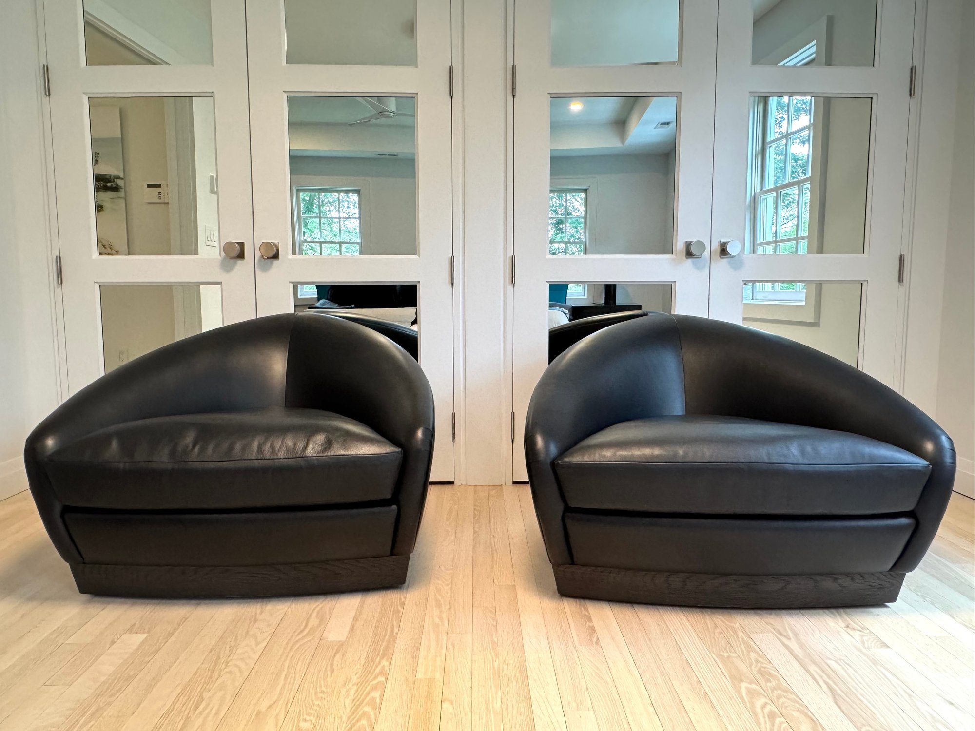 PAIR Michael Berman Gran Strato Swivel Lounge Chairs #2139706 ...