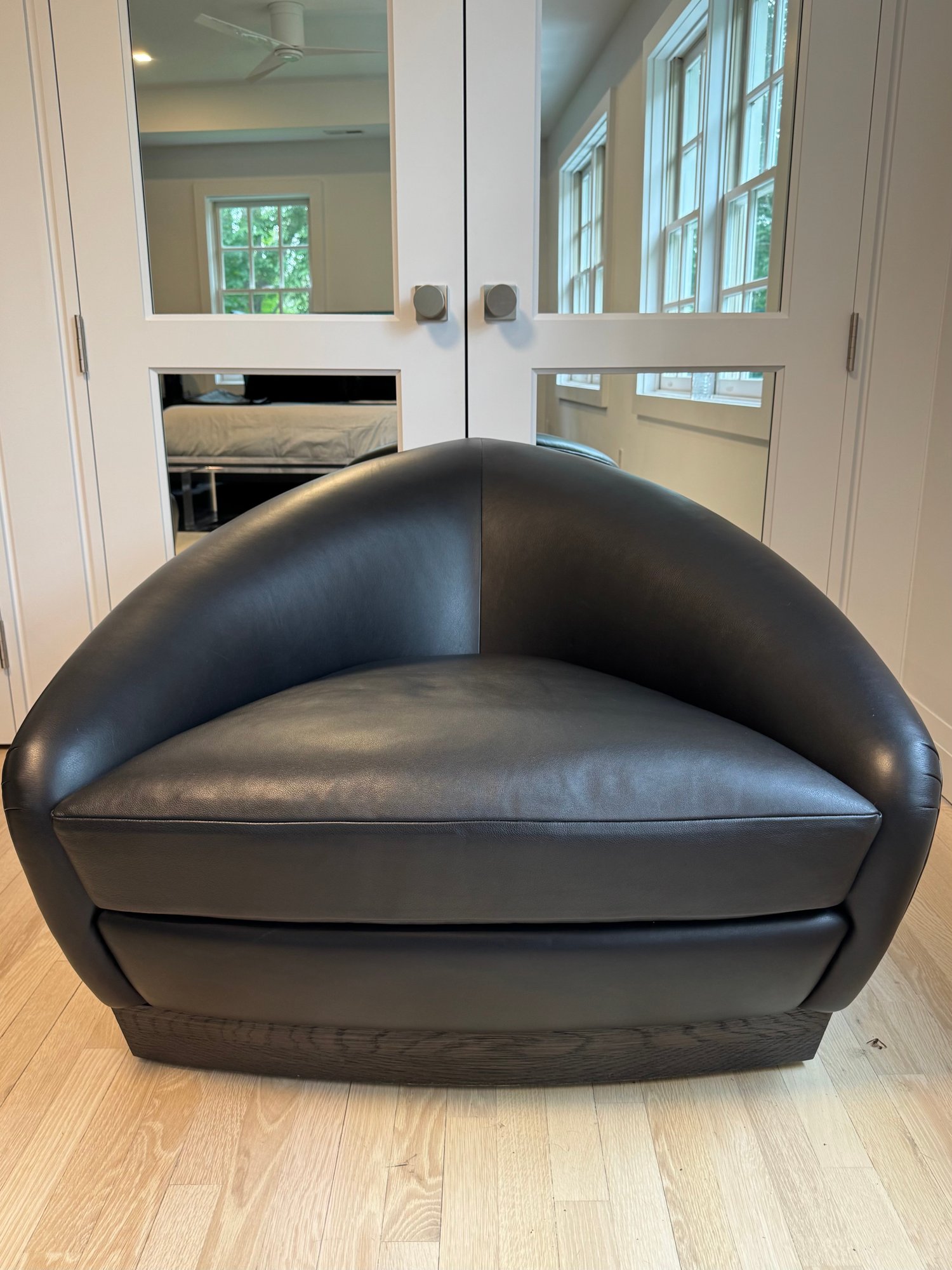 PAIR Michael Berman Gran Strato Swivel Lounge Chairs #2139706 ...