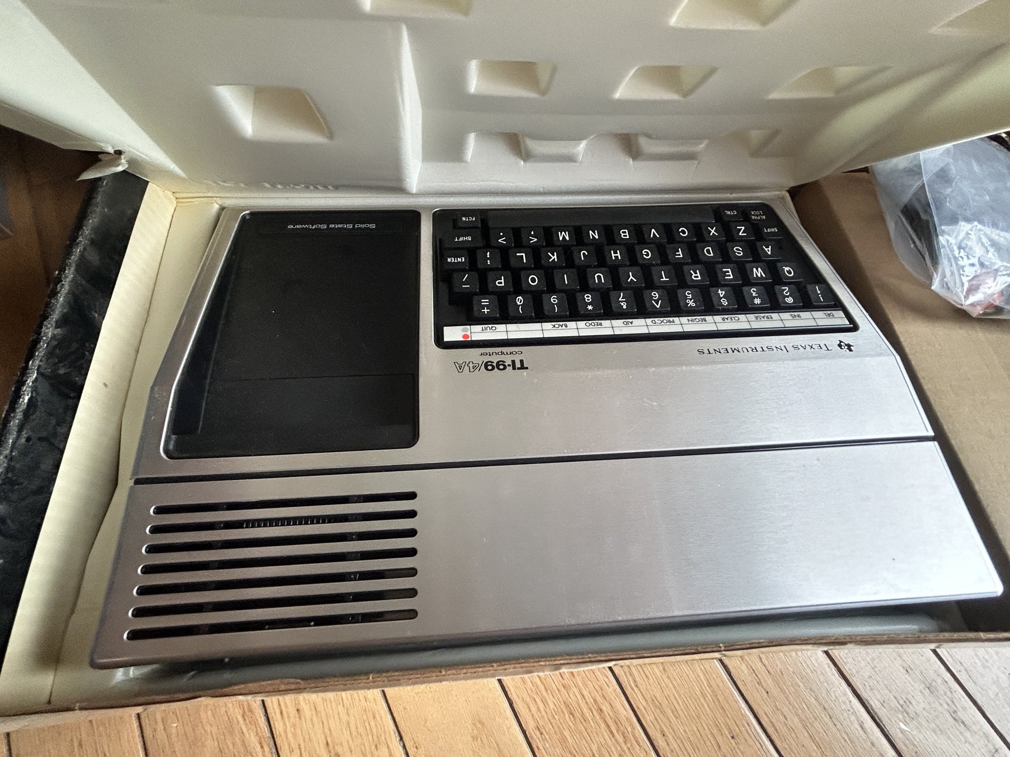 Vintage 1982 Pre-NINTENDO Texas Instruments TI-99/4A Gaming Computer ...