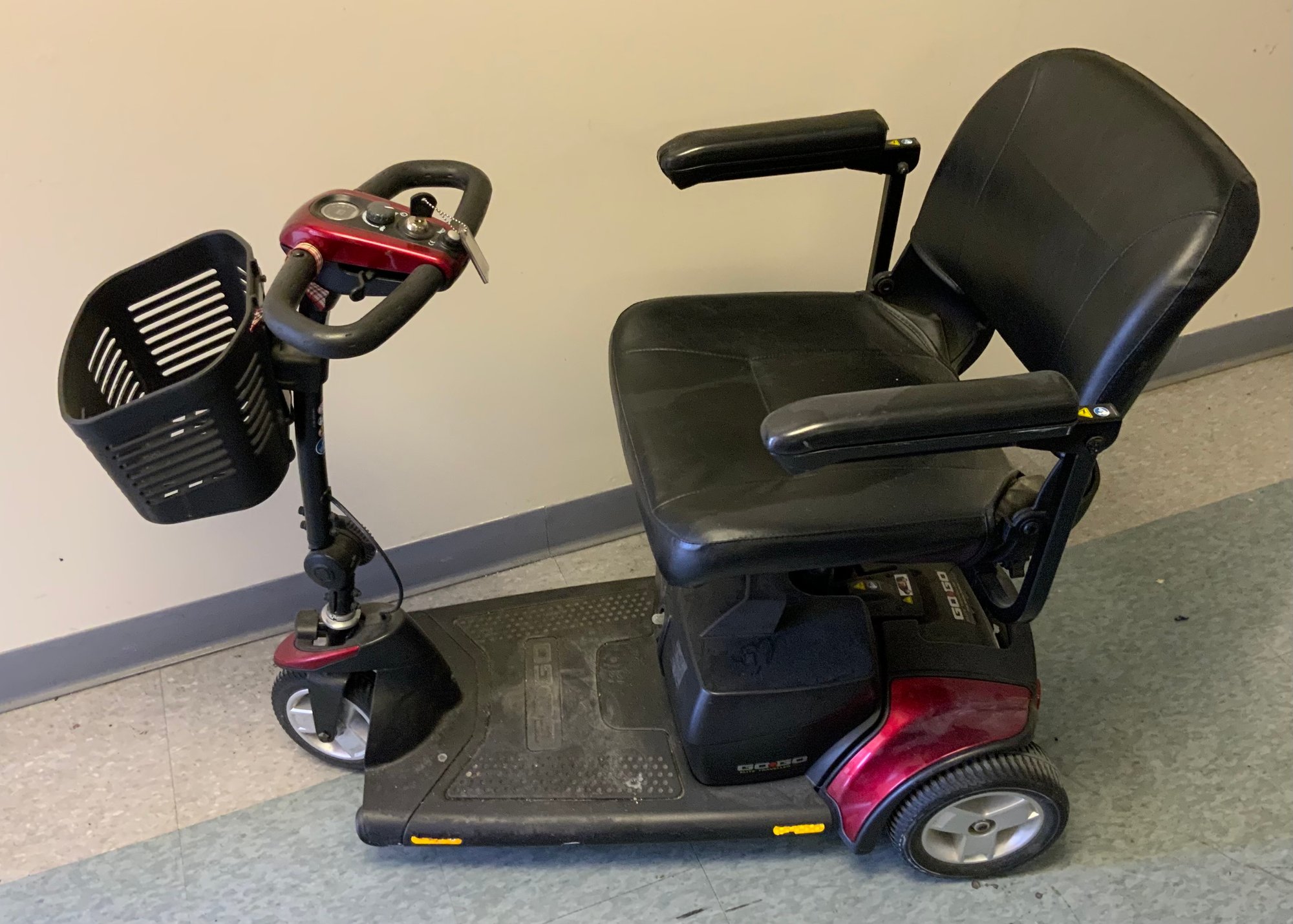 Go-Go Elite Traveler Plus By Pride (A) #40798466 | Auctionninja.com