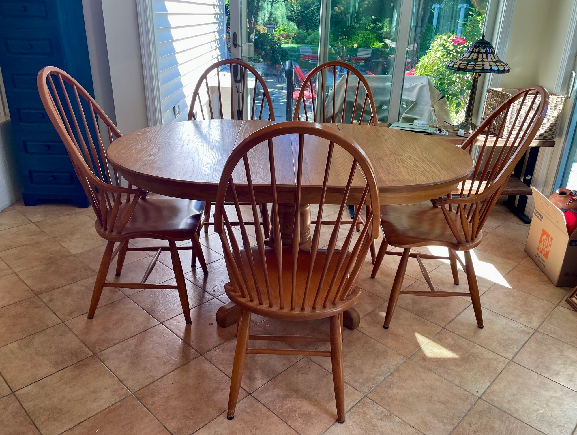 Round 42" Dining Table With Two Leaves & Five Sack Back Windsor Chairs ...