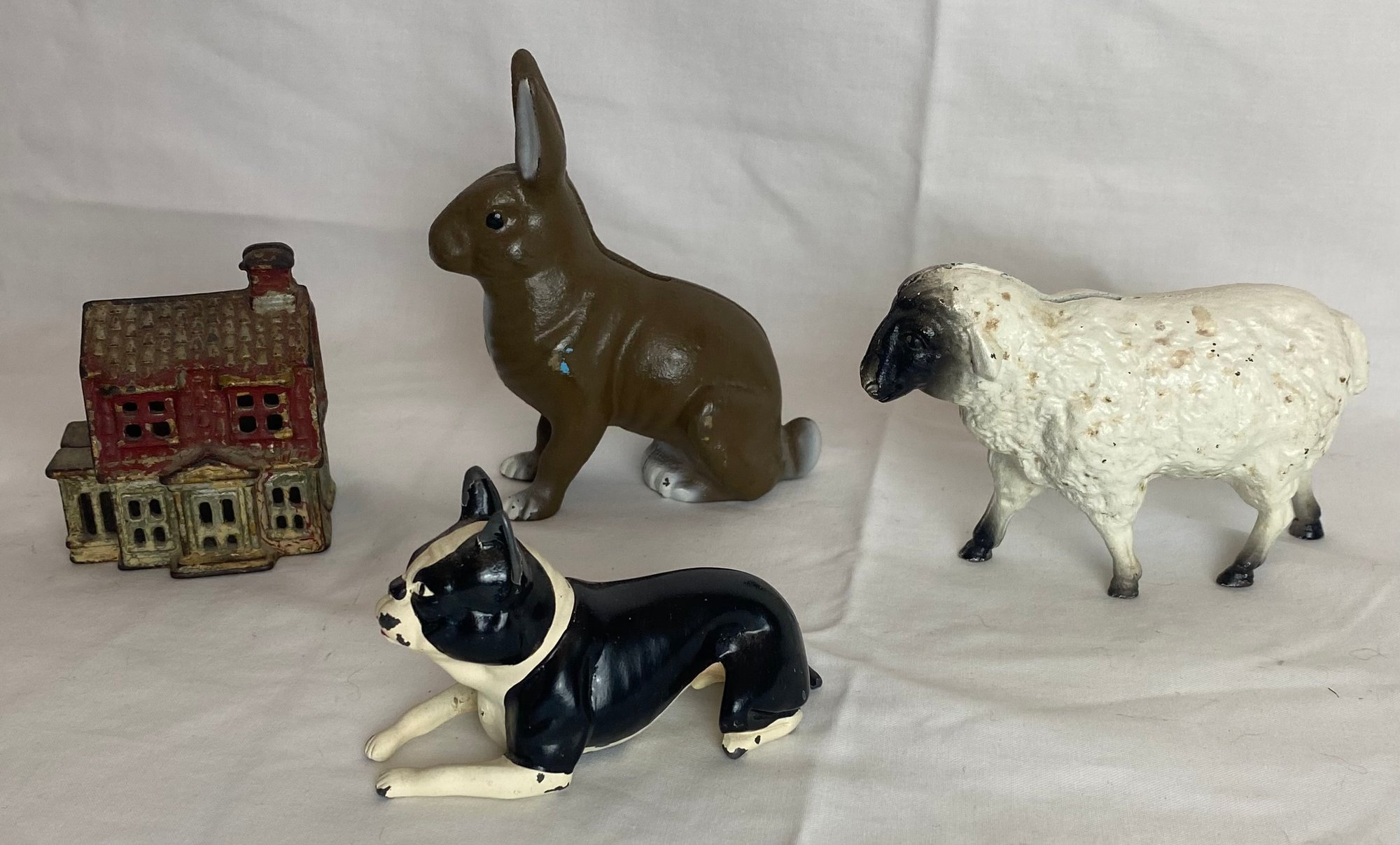Cast Iron Animals And Small House #1955730 | Auctionninja.com