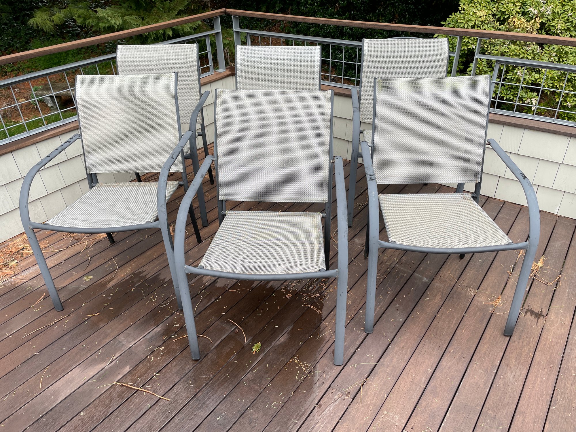 Six Outdoor Patio Chairs.(1) #2098200 | Auctionninja.com