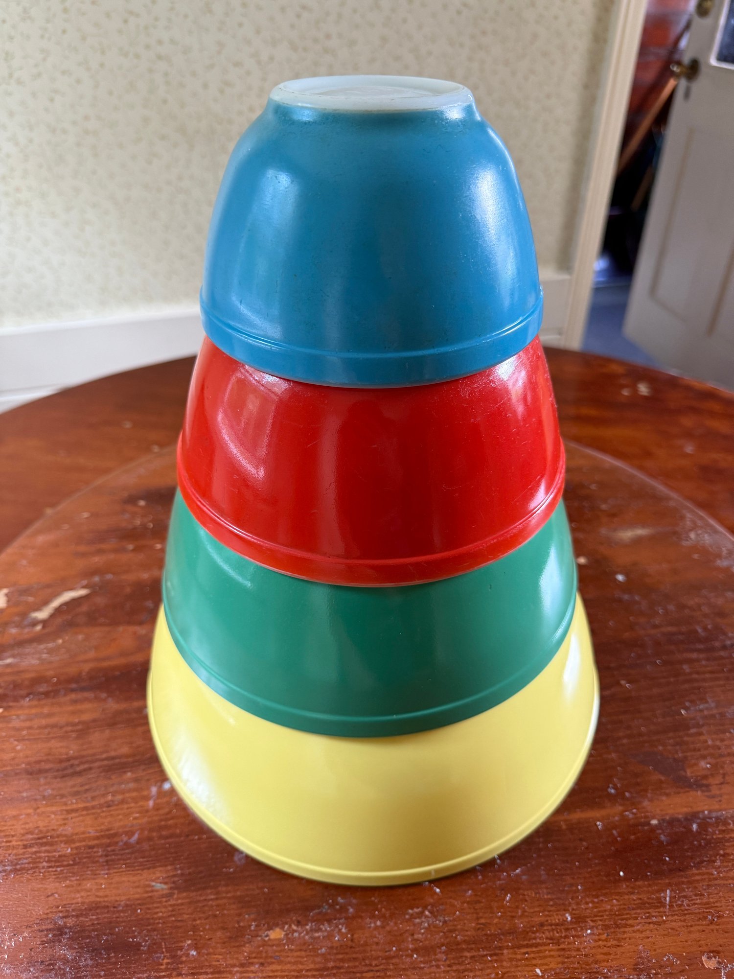 Pyrex Primary Colors Mixing Bowls - Set Of Four #2160819 | Auctionninja.com
