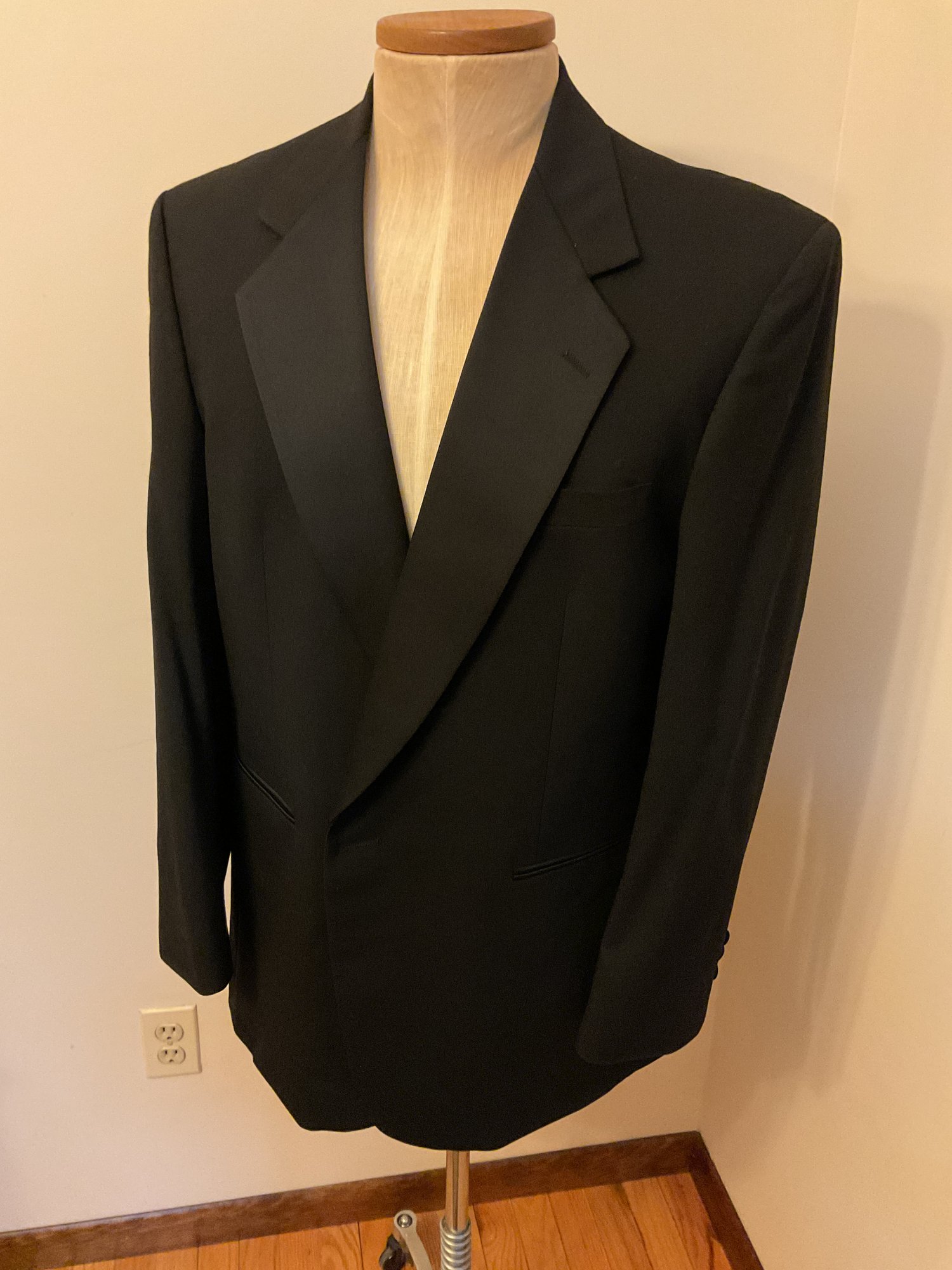 Vintage Tuxedo #2095030 | Auctionninja.com