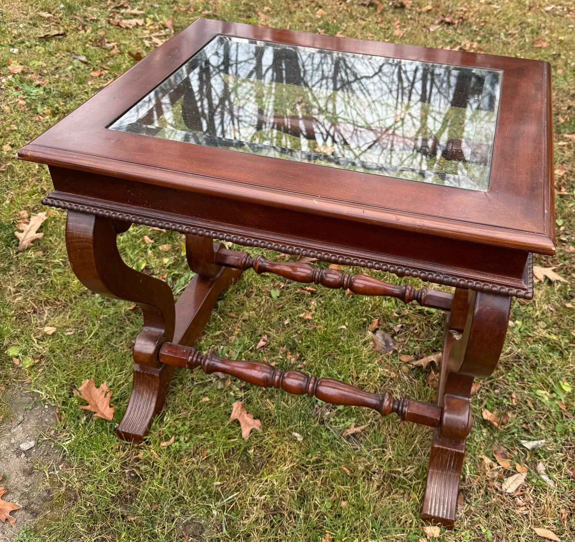Fancy End Table With Nice Details And Glass Top #2007757 | Auctionninja.com