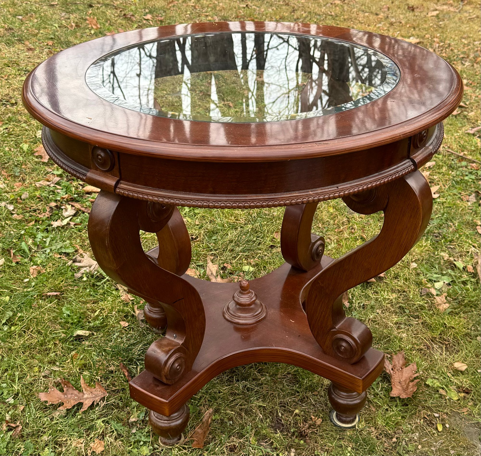 Round Fancy End Table With Nice Detail, Great Curves And Glass Top ...