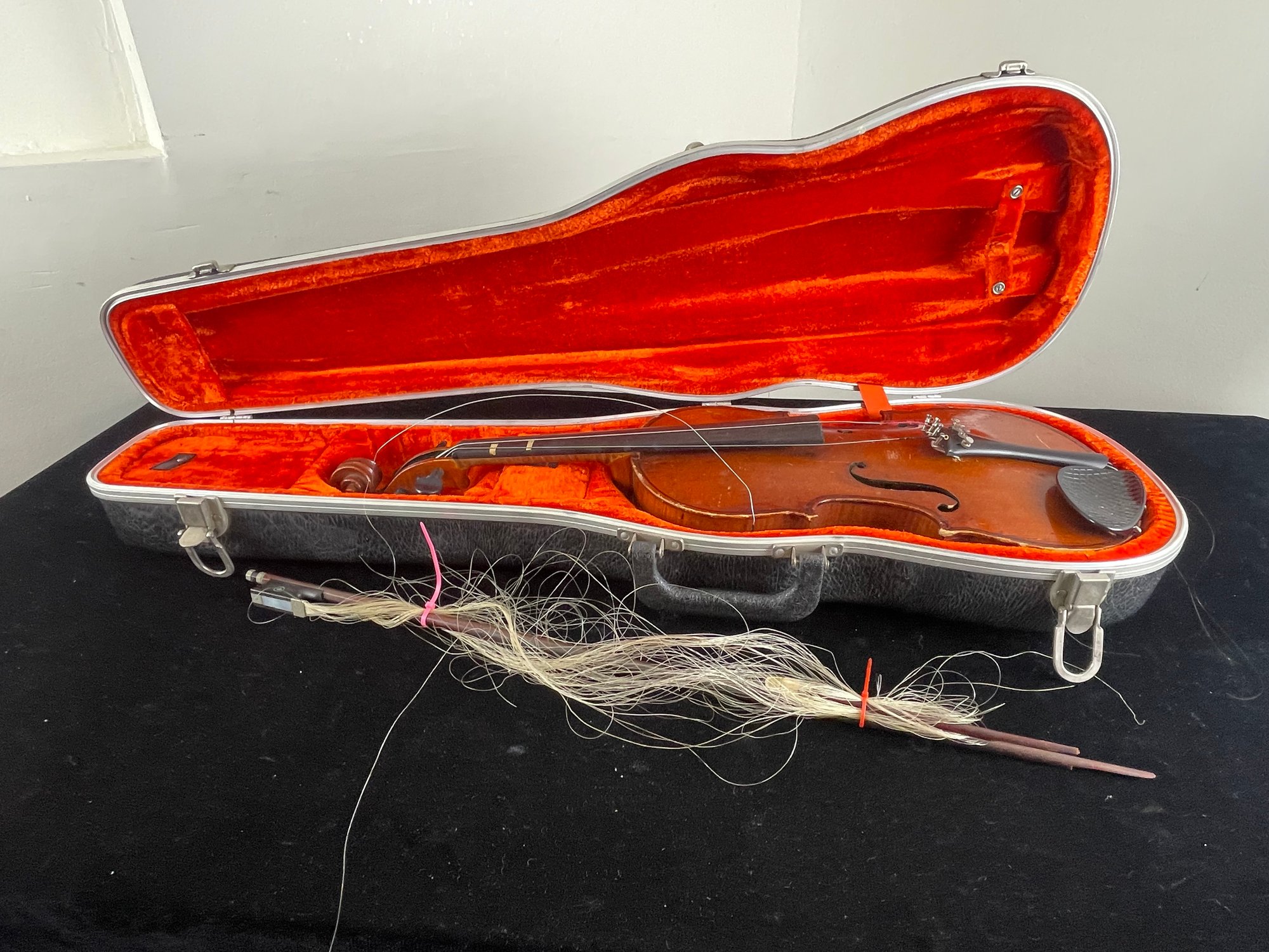 Violin Set #1948343 | Auctionninja.com
