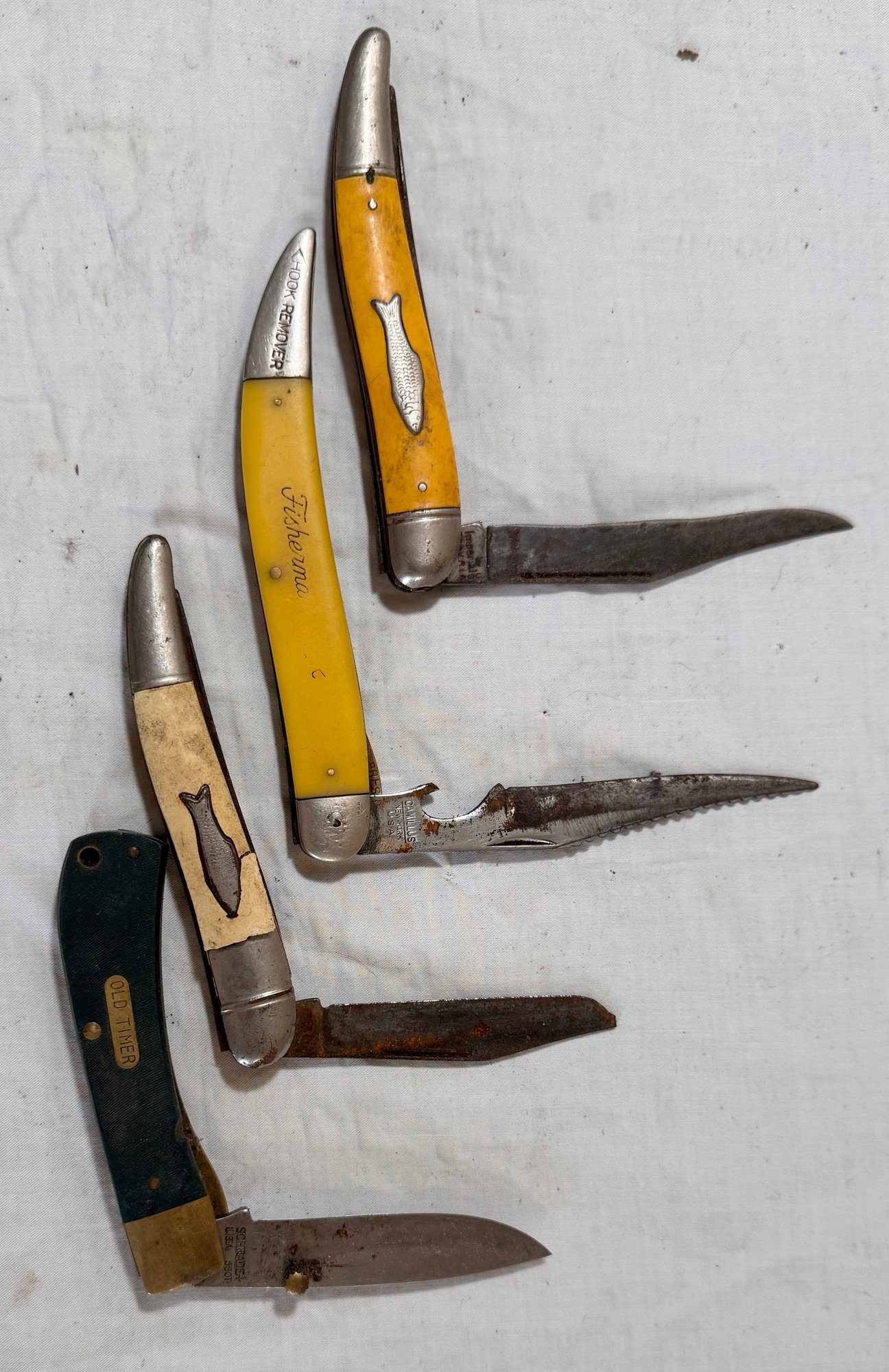 Four Pocket Knives #2231461 | Auctionninja.com