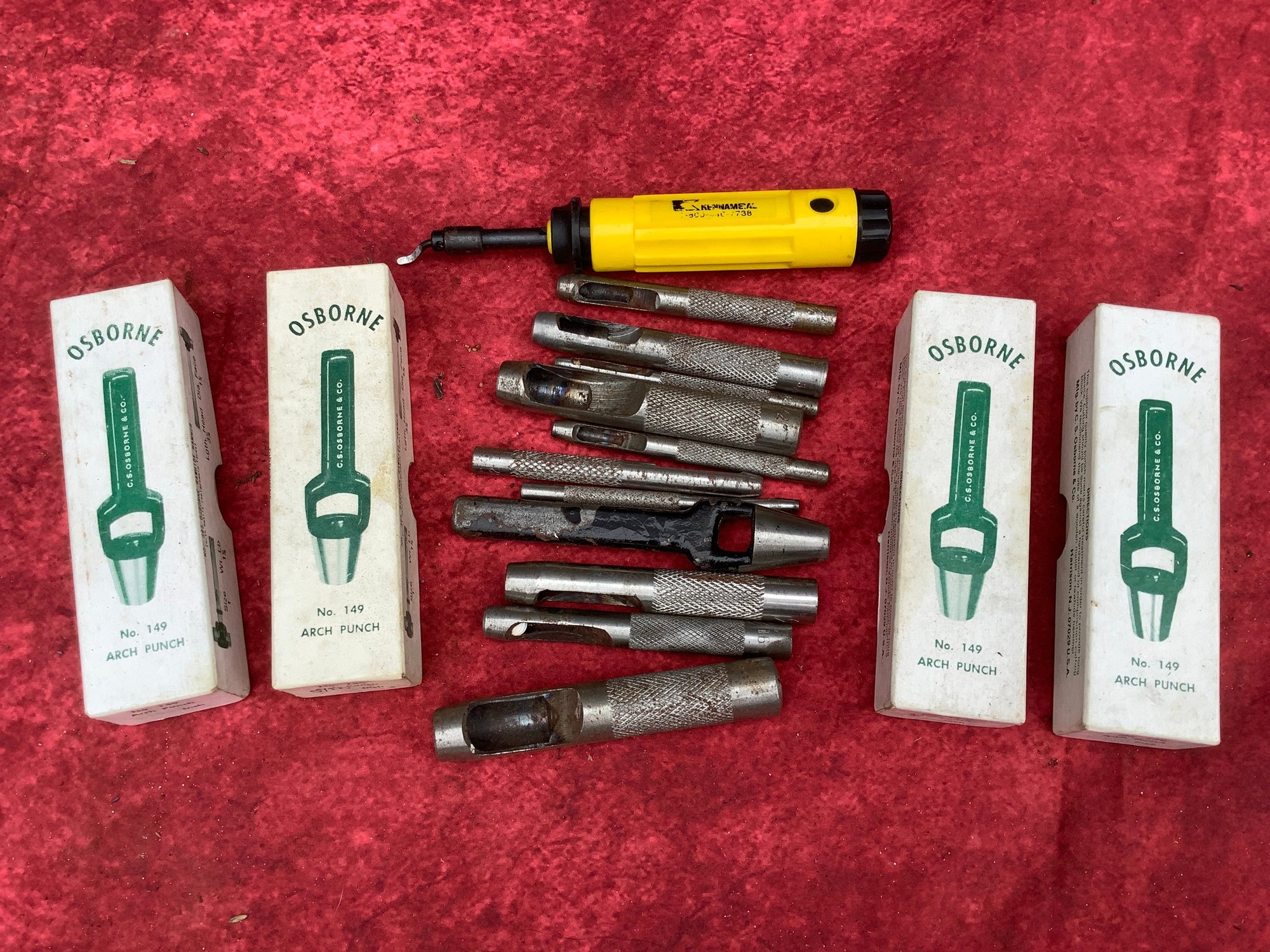 Mixed Punch Tools Lot #24 #2169136 | Auctionninja.com