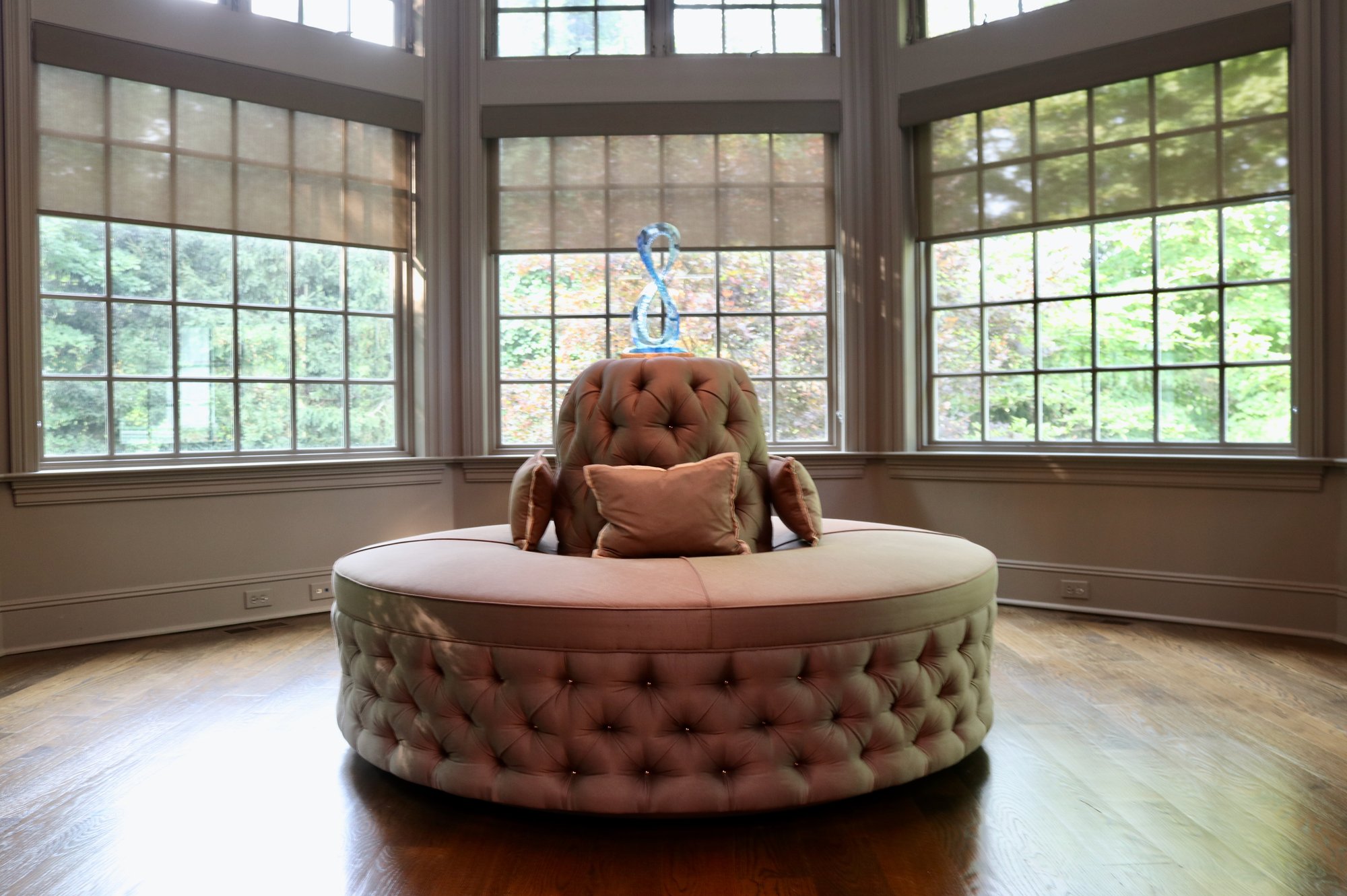 Tufted Round Banquette With Silver Ball Buttons Piping And 4 Small ...