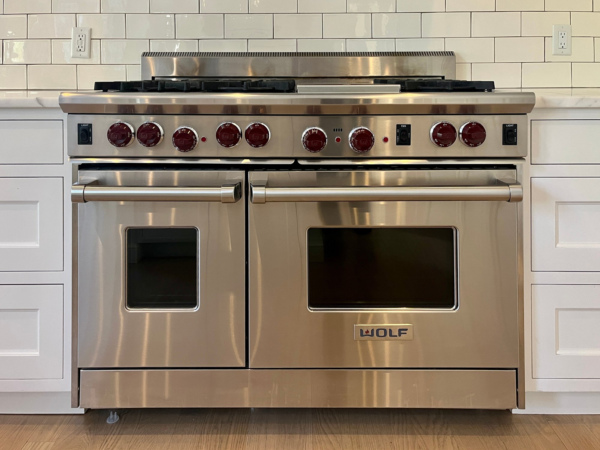 A Wolf 48 Inch - 6 Burner Professional Range - LP - Dual Fuel - Griddle ...