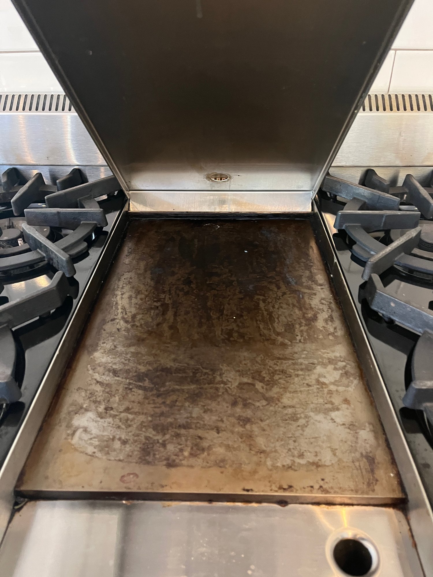 A Wolf 48 Inch - 6 Burner Professional Range - LP - Dual Fuel - Griddle ...