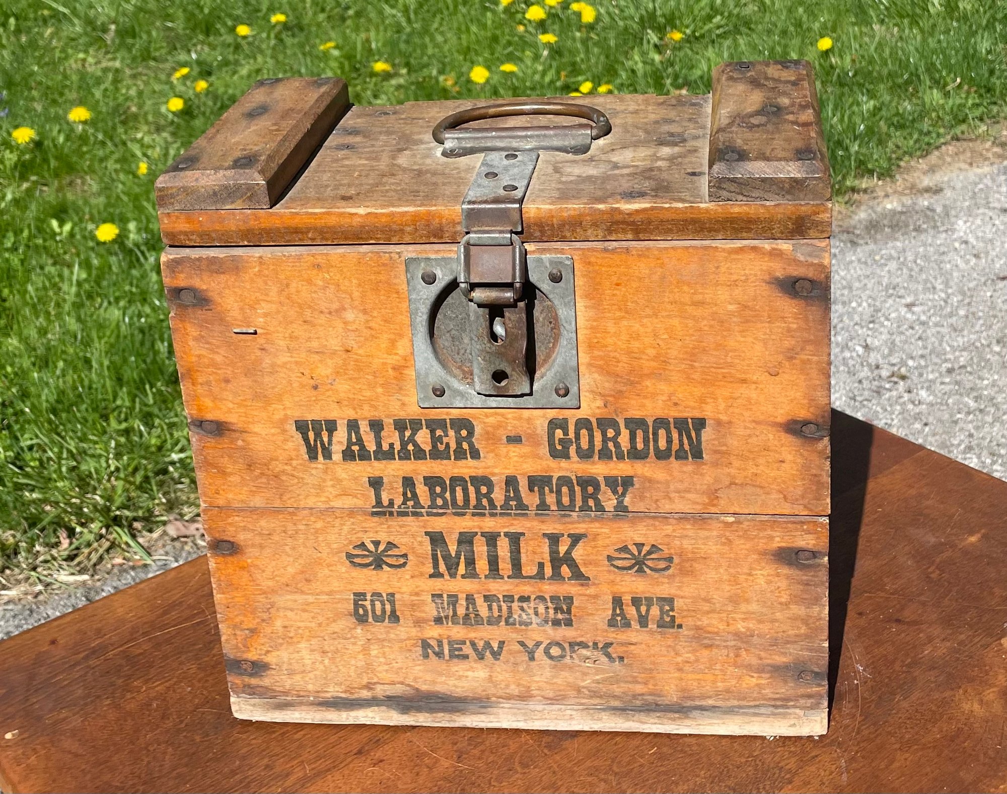 Vintage Milk Delivery Box #2110856 | Auctionninja.com