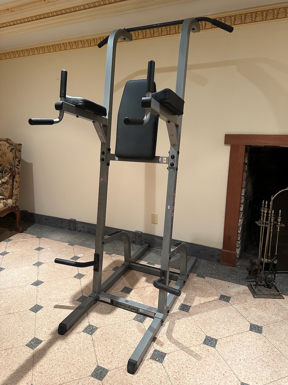 Body Solid Pull Up & Dip Workout Tower #40731615 | Auctionninja.com