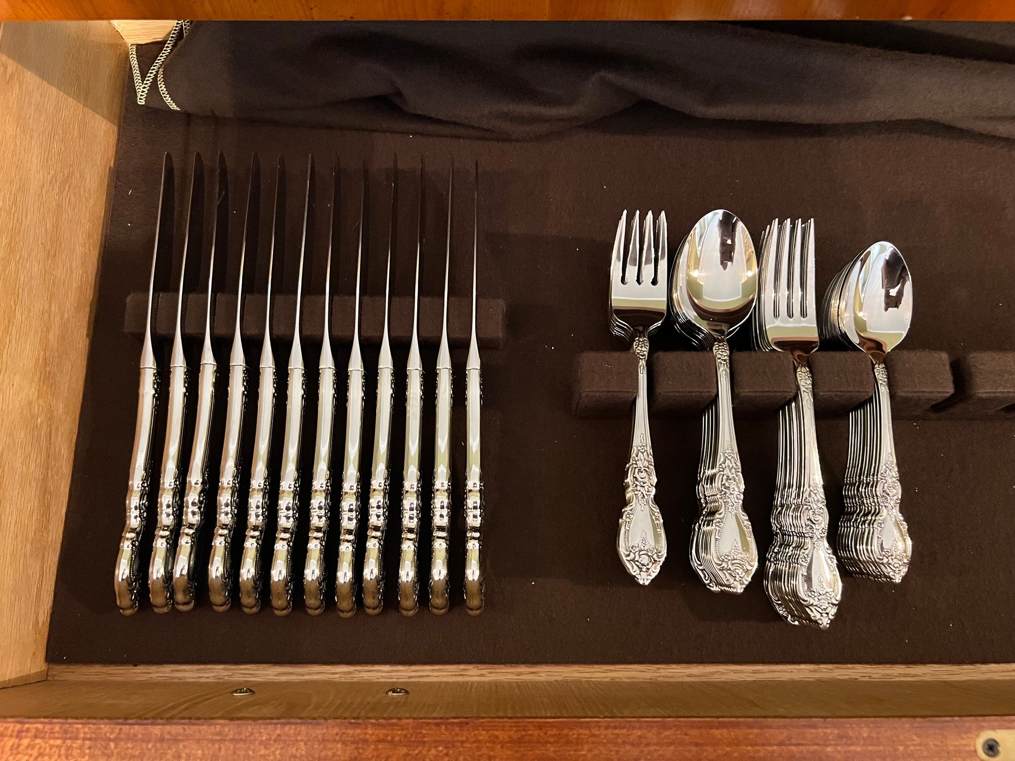 60 Piece Oneida Stainless Flatware Set, Service For 12 #40799366 ...
