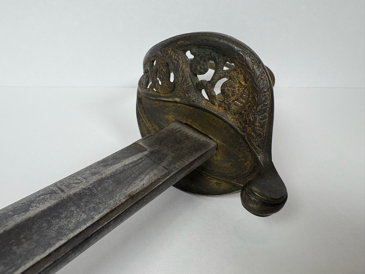 Model 1850 Army Staff & Field Officer's Sword #2128454 | Auctionninja.com