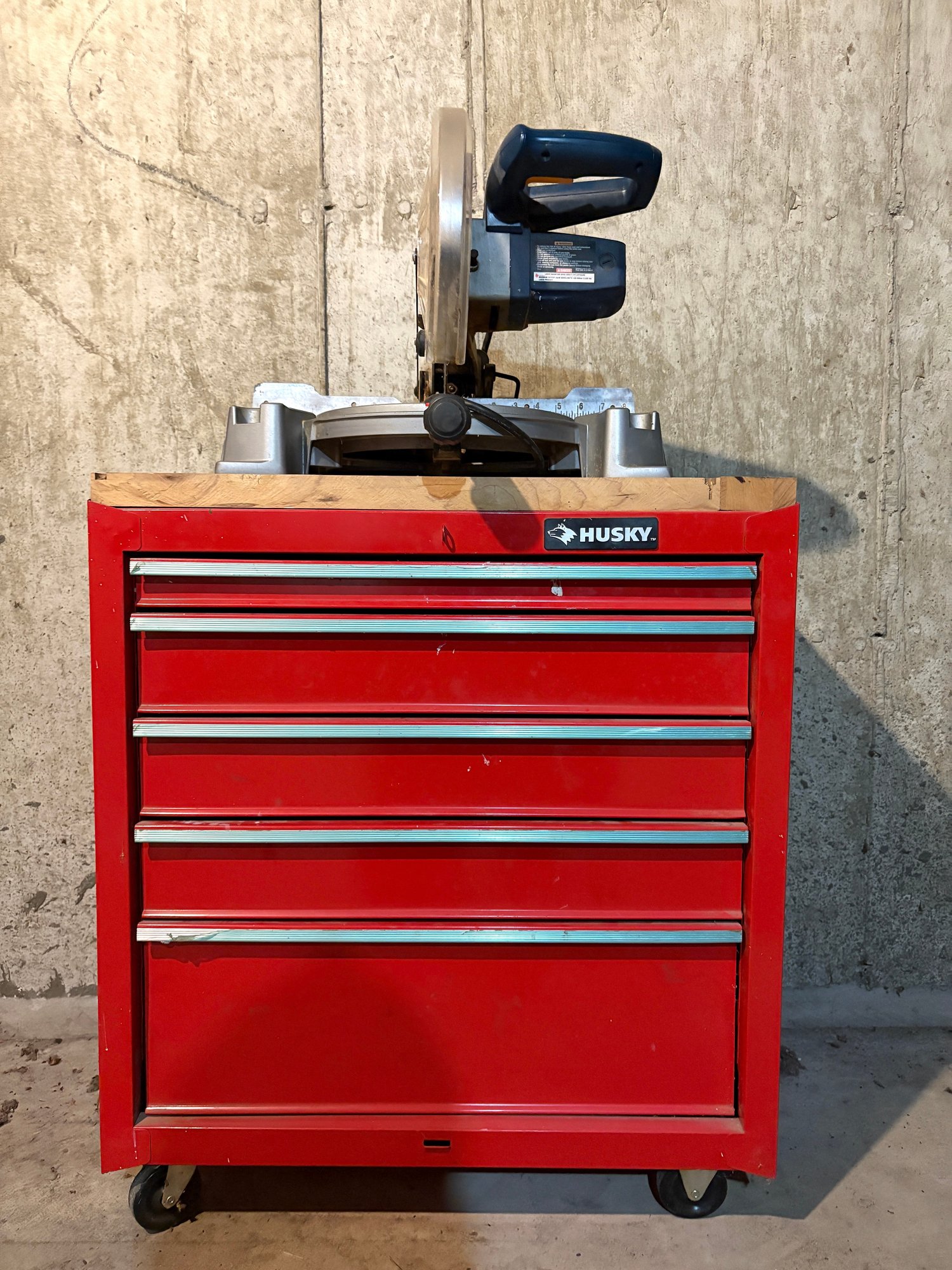 Husky Roll Away Tool Chest With Ryobi Chop Saw #40851658 | Auctionninja.com