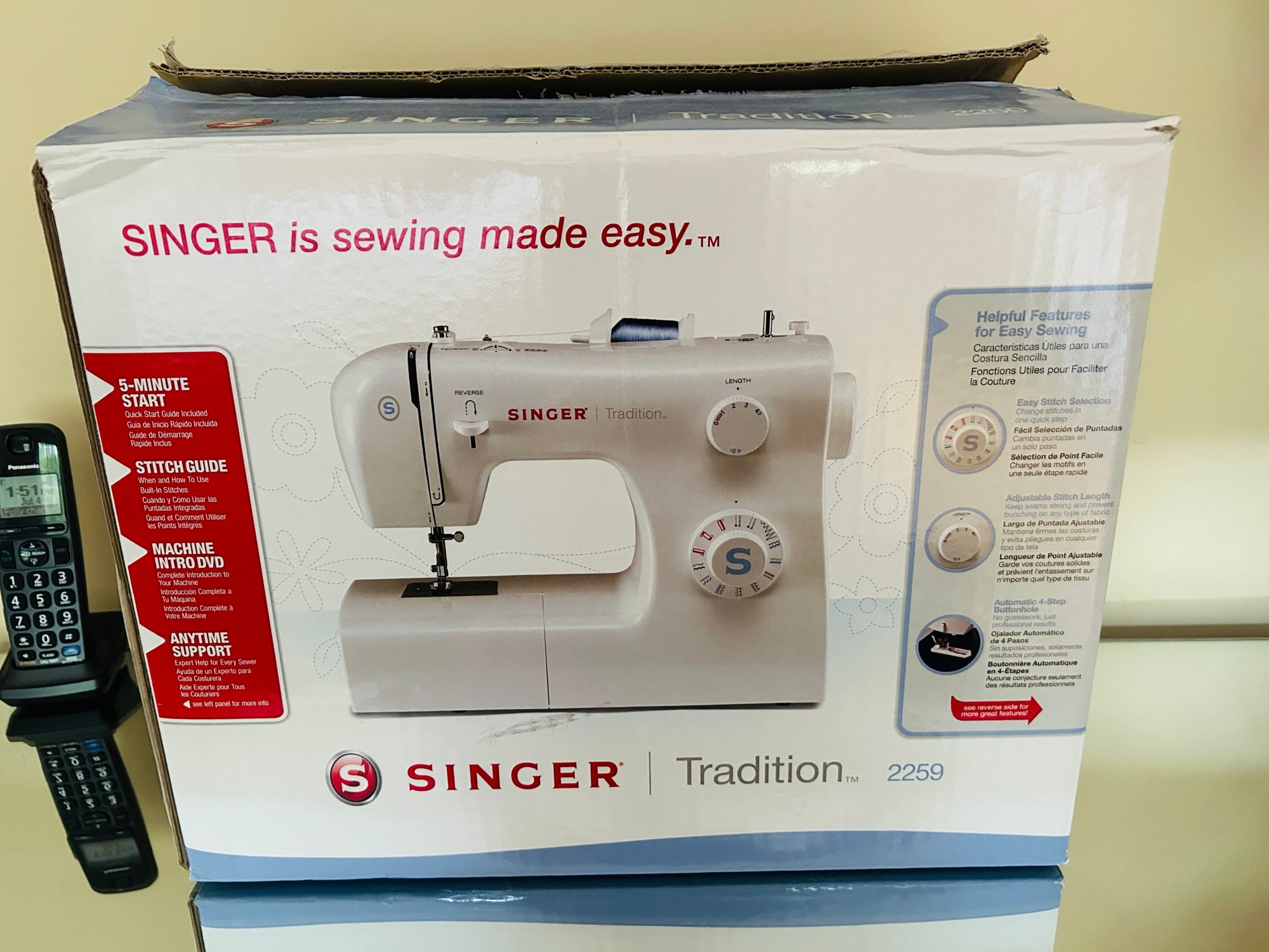 Singer Sewing Machine #1562620 | Auctionninja.com