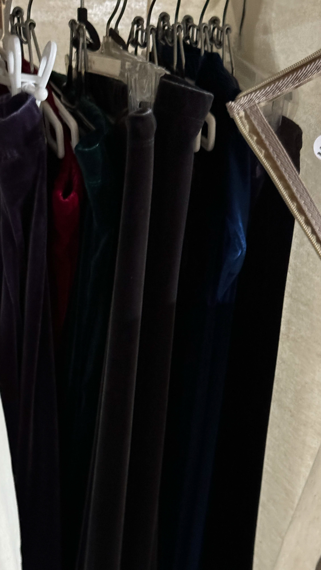 14 PAIRS MOSTLY DIALOGUE BRAND SIZE MEDIUM AND LARGE VELVETEEN LOUNGE ...