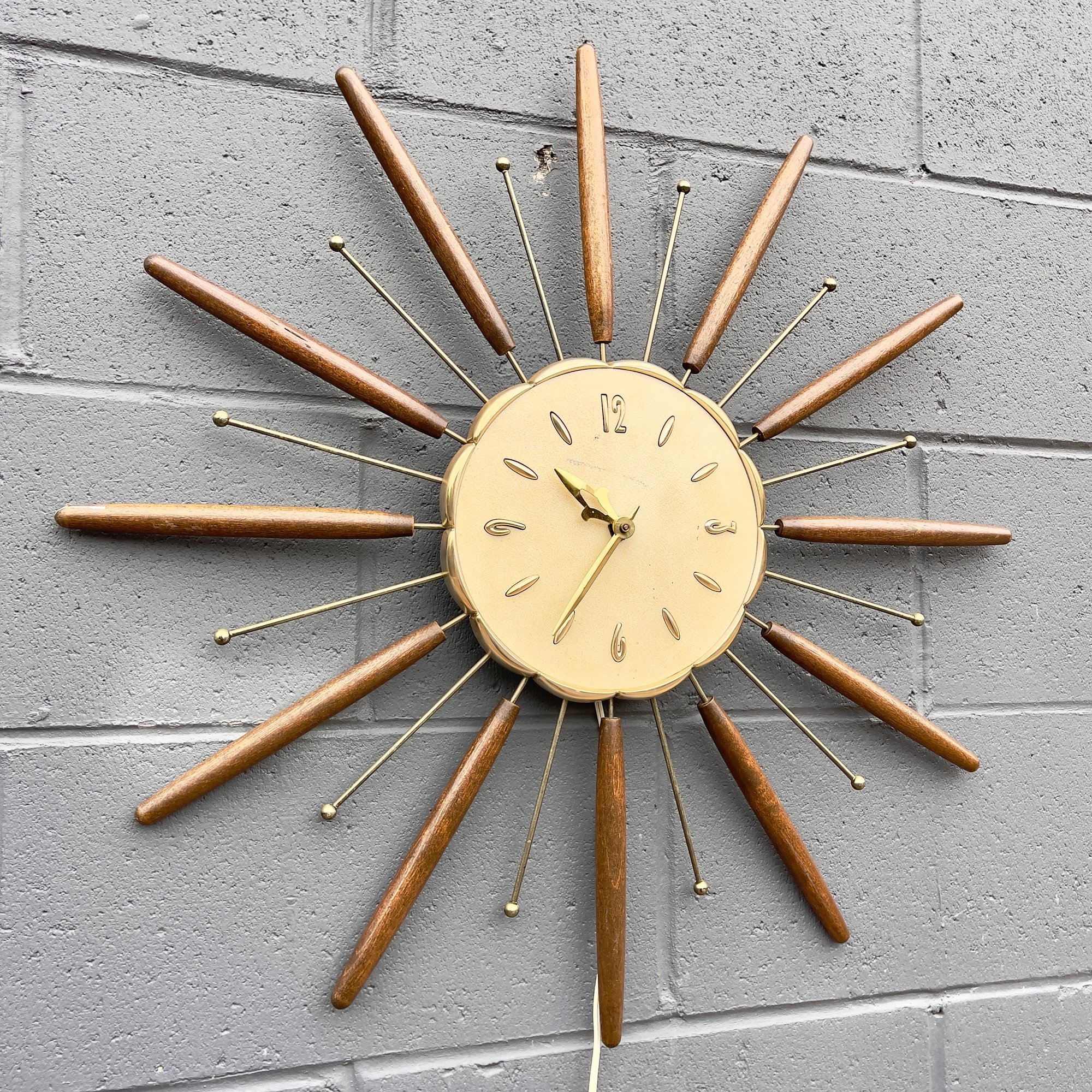 Mid Century Lux Sunburst Electric Wall Clock By Robert Shaw #2112486 ...