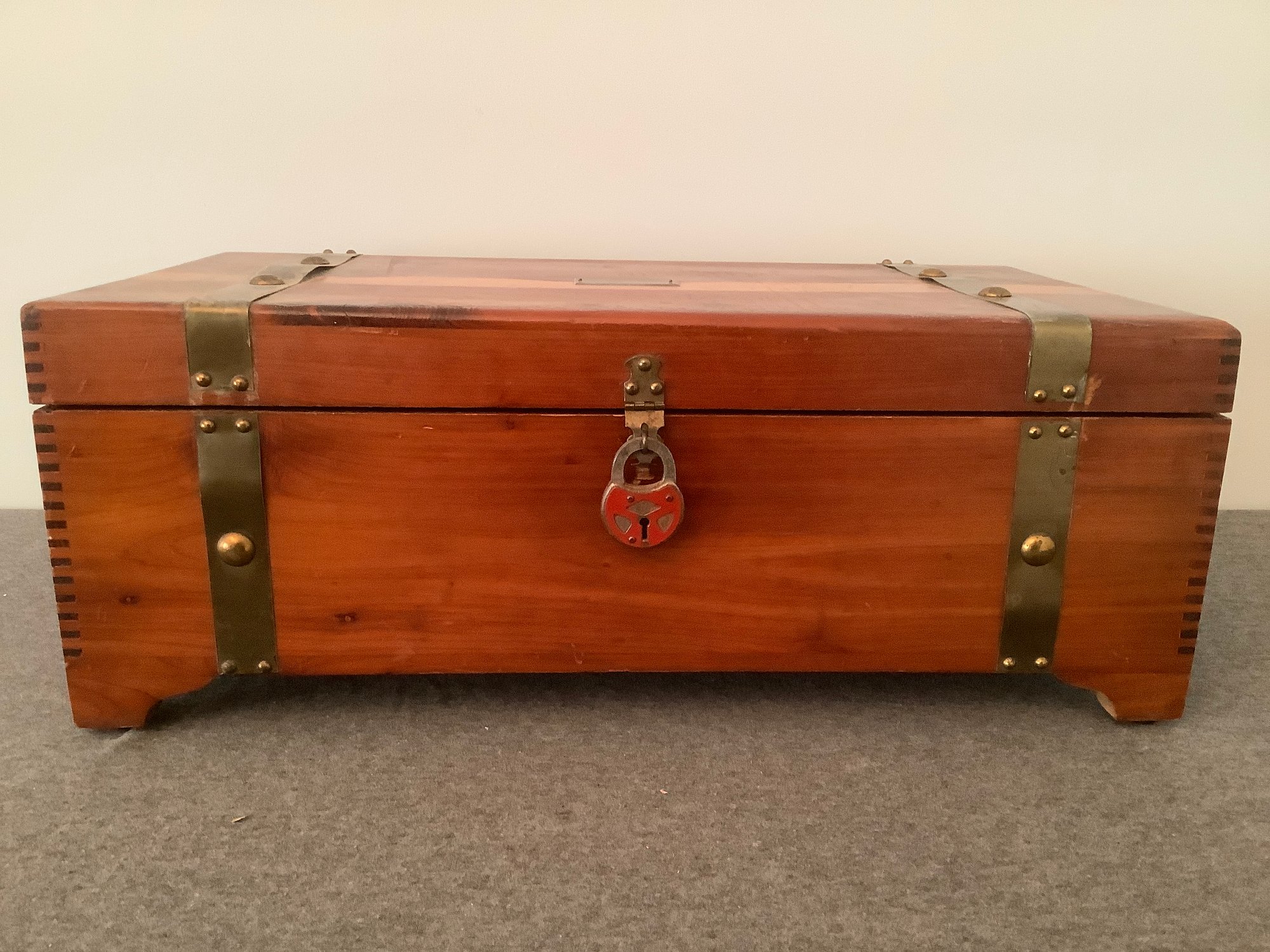 Vintage Cedar Treasure Chest #2046561 | Auctionninja.com
