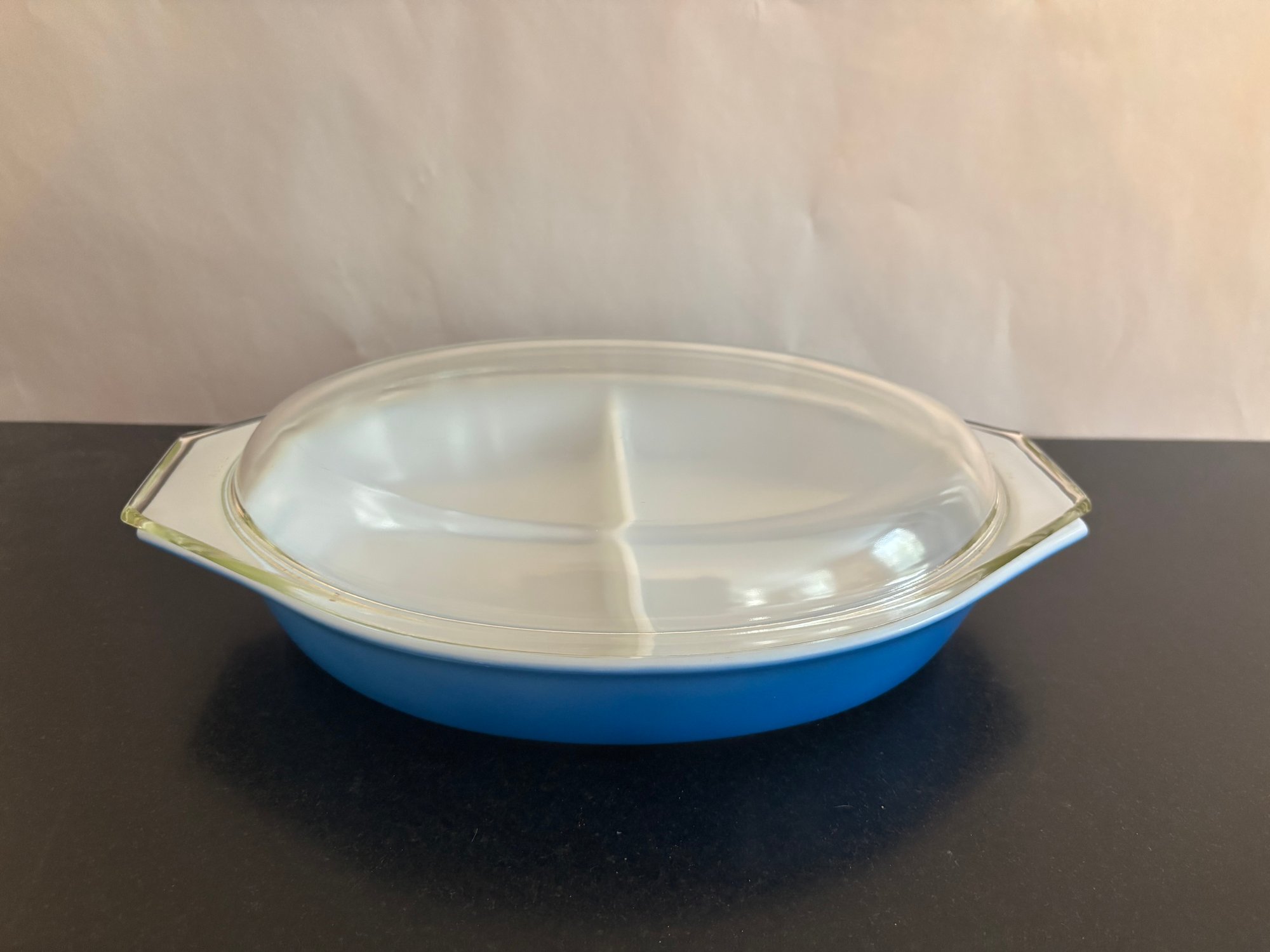 Pyrex Divided Casserole With Cover #2062121 | Auctionninja.com