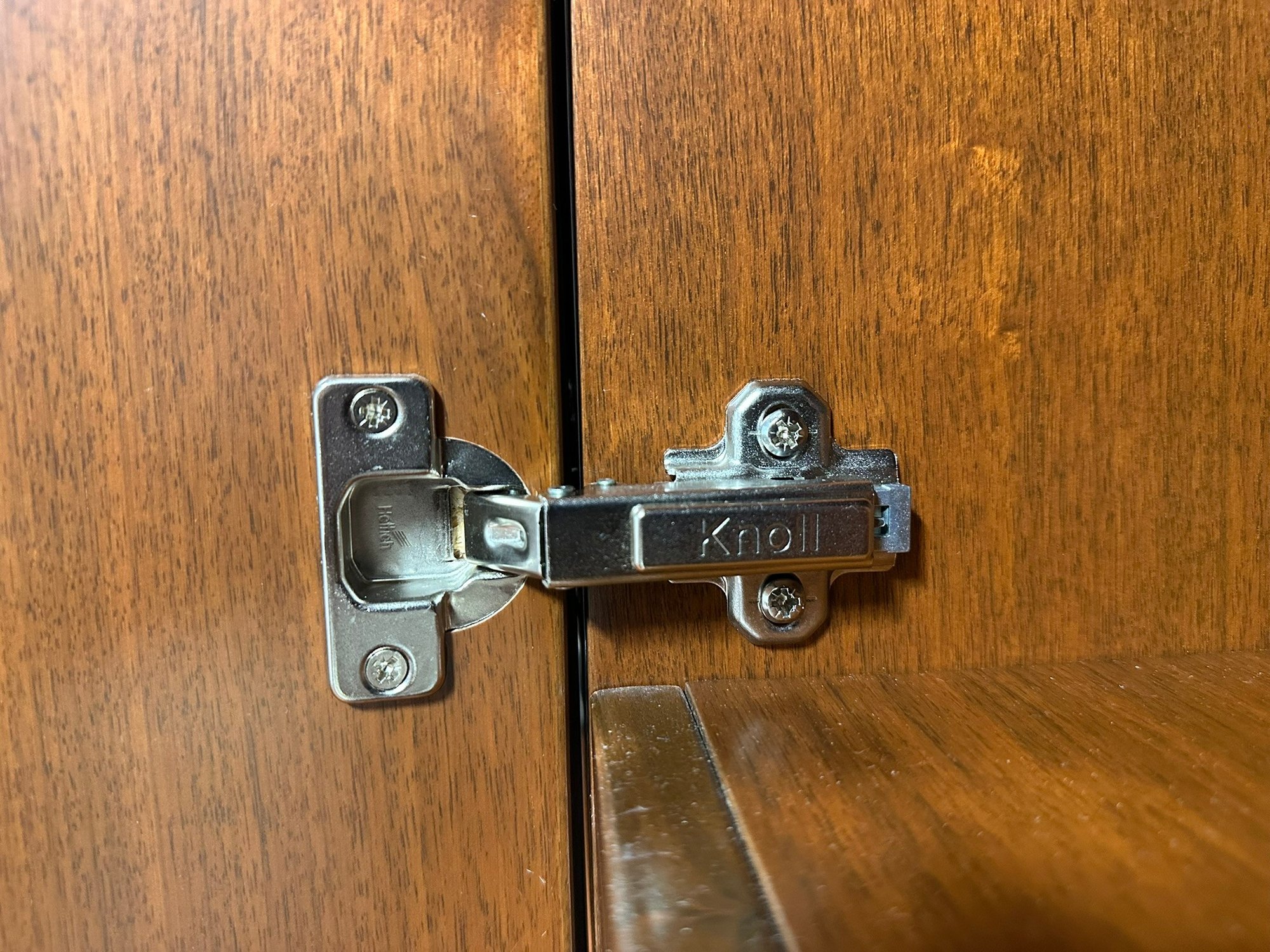 Knoll "Reff - Private Office" Set With Upper Cabinets And Bookcase ...