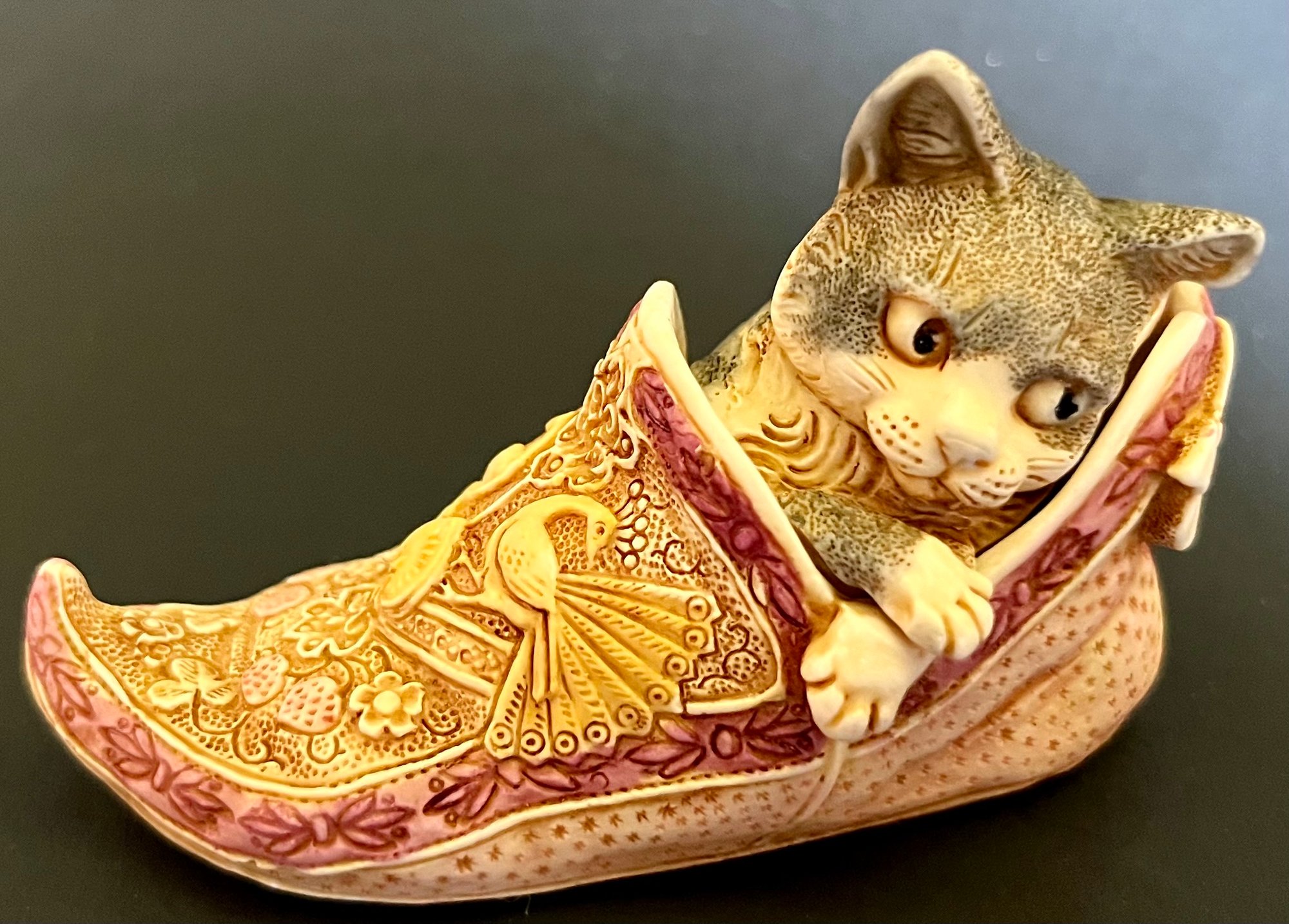 Vintage Harmony Kingdom Figurine Box Sharazade Cat Relaxing In A