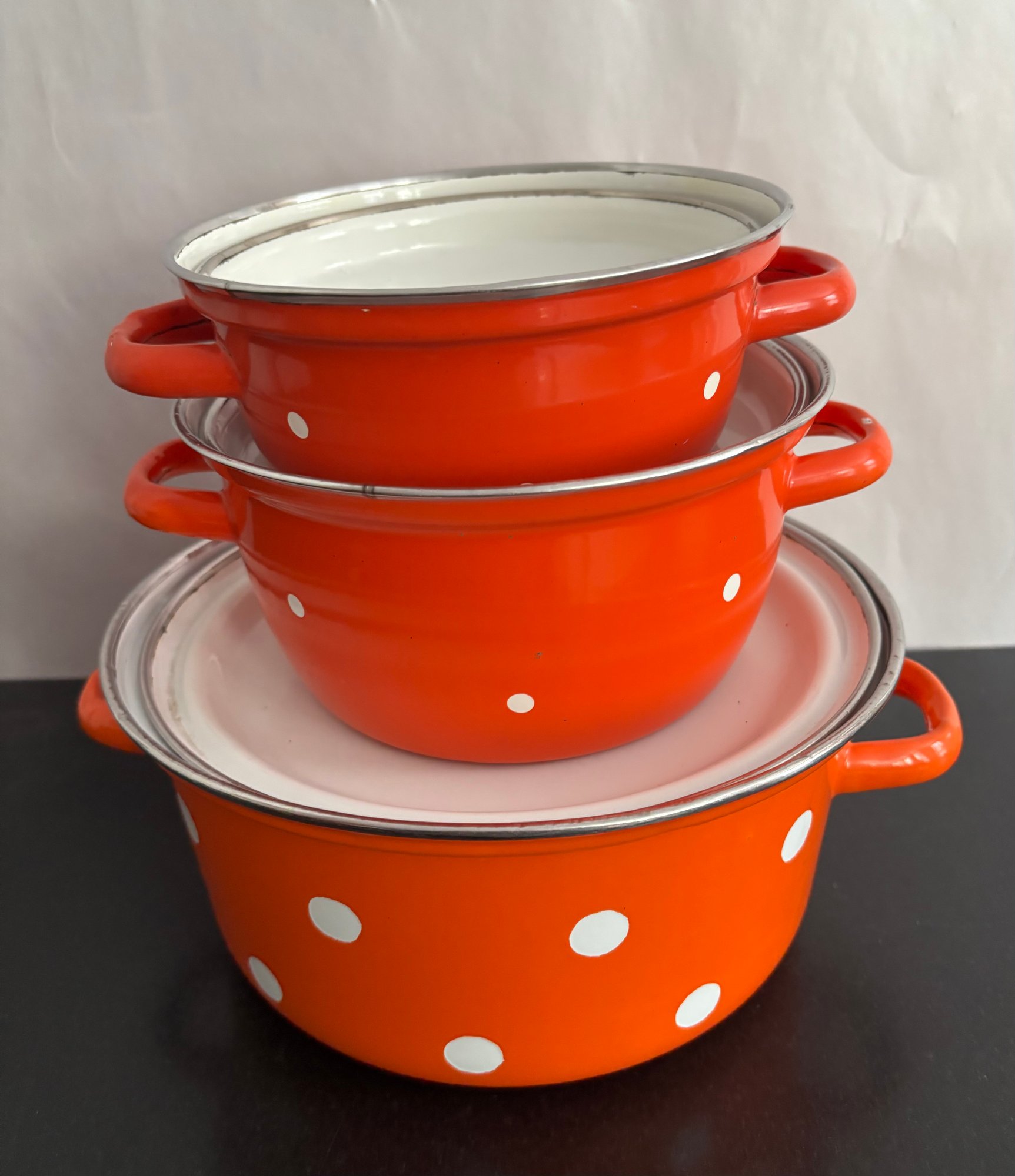 Vintage Enamel Pots #40824412 | Auctionninja.com