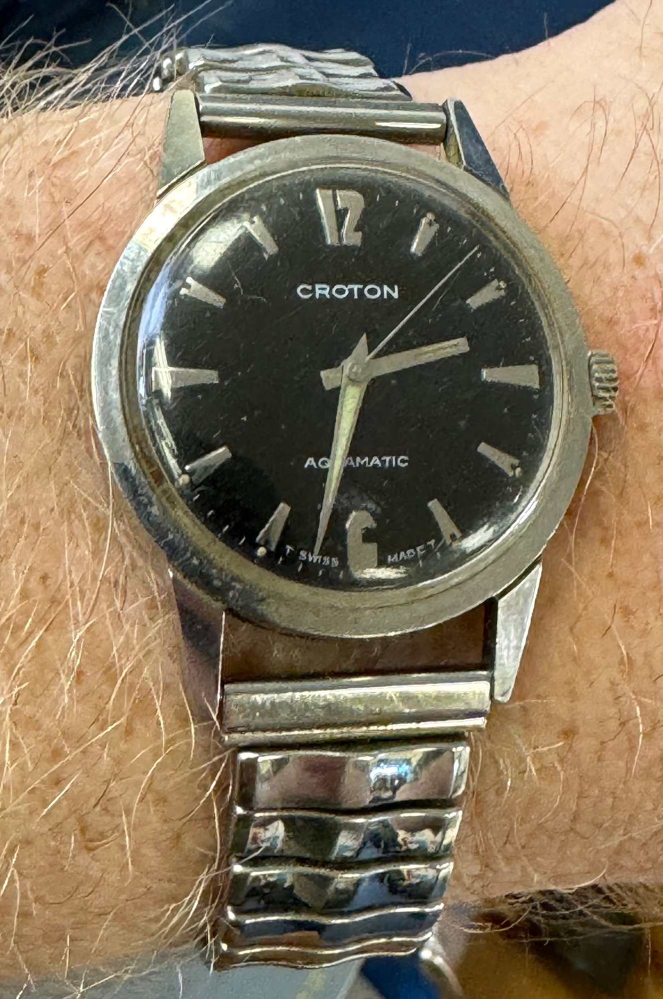 Vintage Swiss Made Croton Black Dial Wristwatch #1916416 | Auctionninja.com