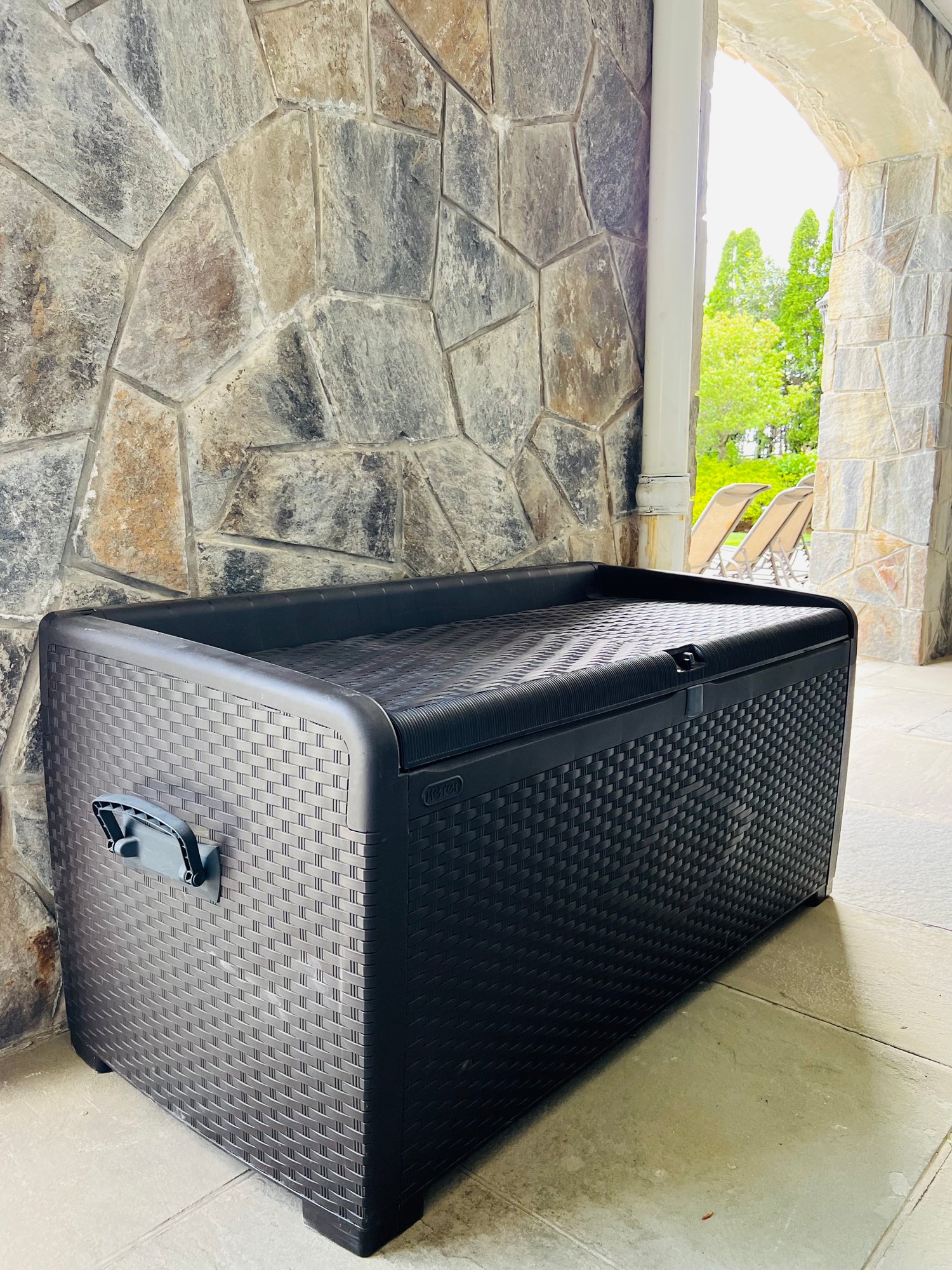 All Weather Wicker Resin Storage Bin #2119023 | Auctionninja.com