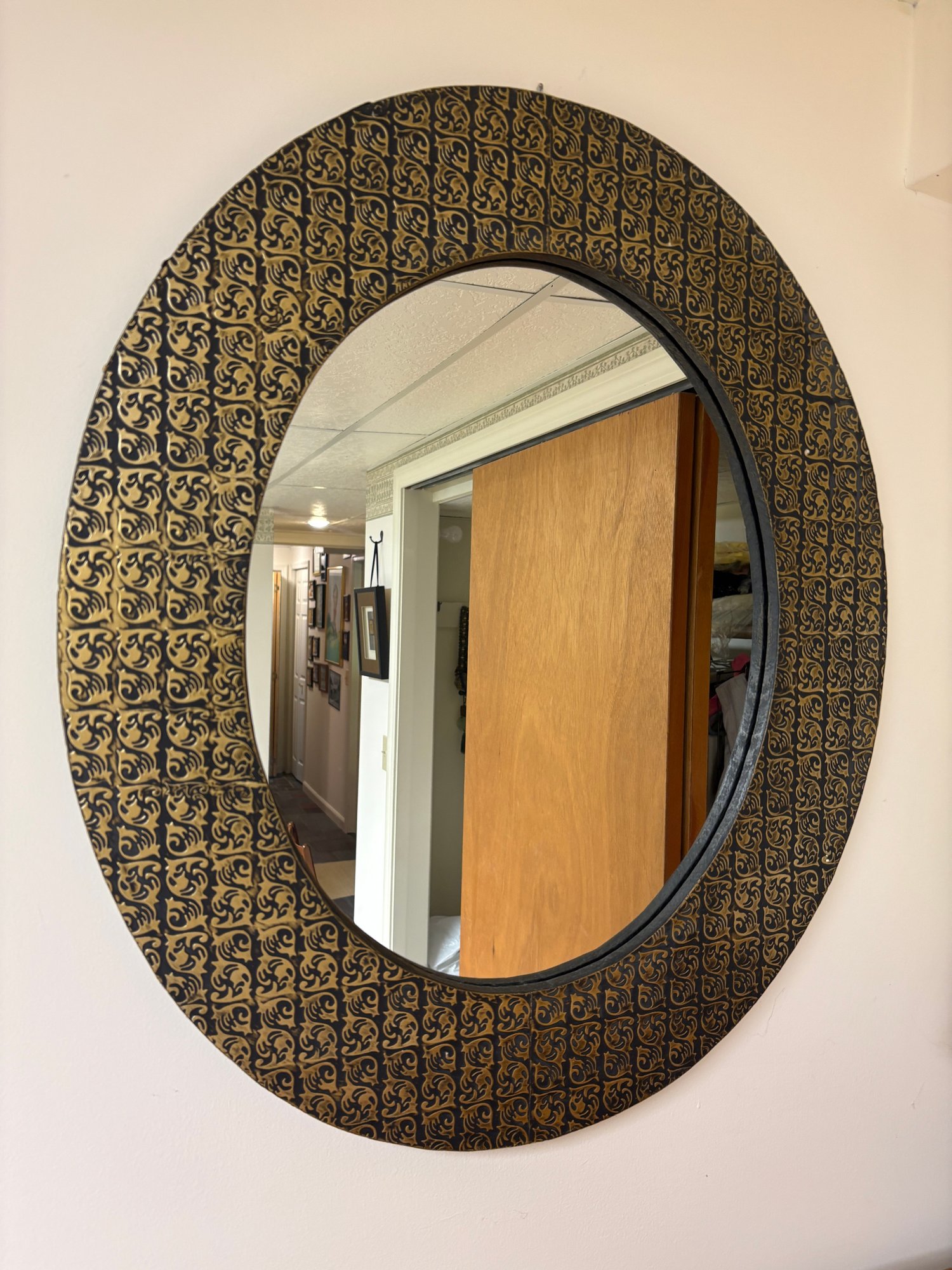 Decorative Oval Mirror ( Lower Level) #2204185 | Auctionninja.com