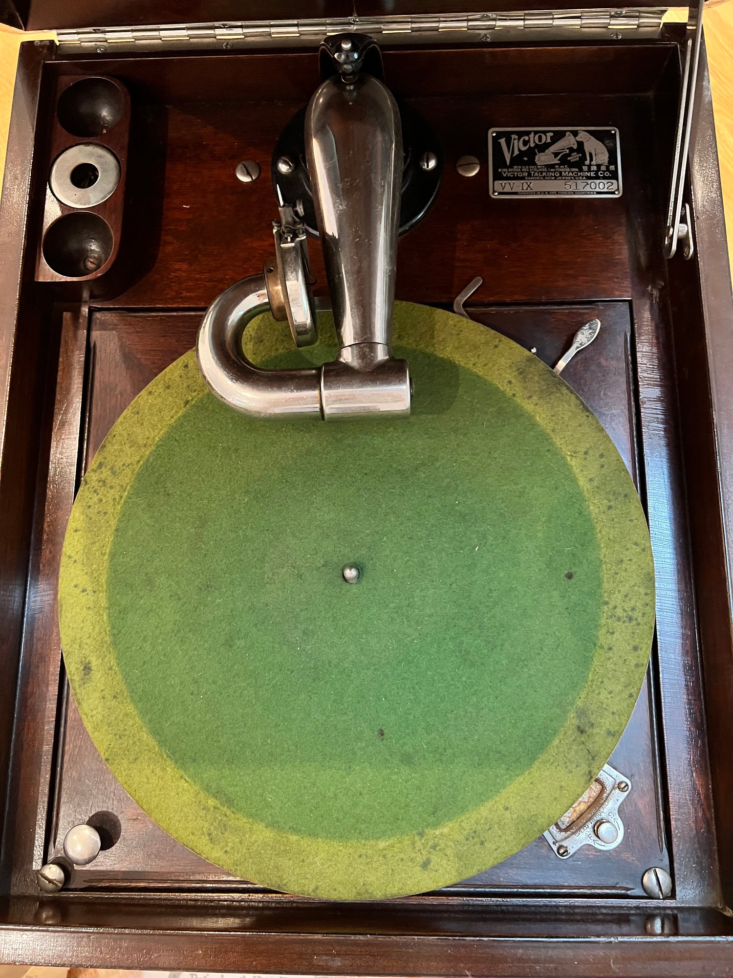 RCA Victor Victrola, Ca. 1906 #1894086 | Auctionninja.com