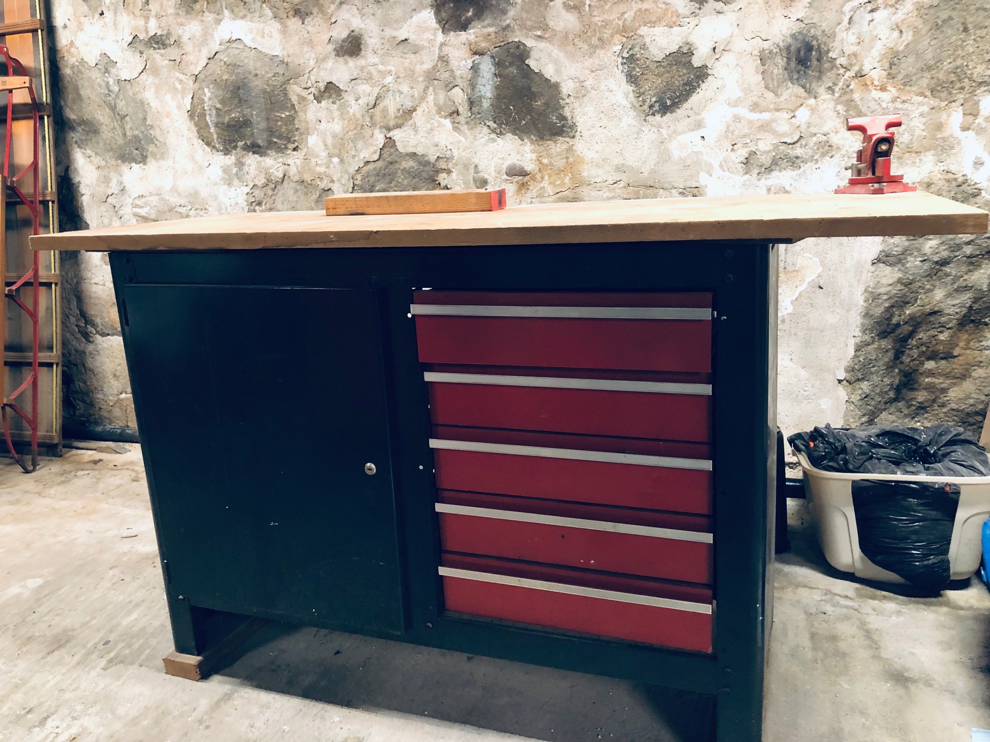 Craftsman Work Table & Tool Cabinet #1905482 | Auctionninja.com