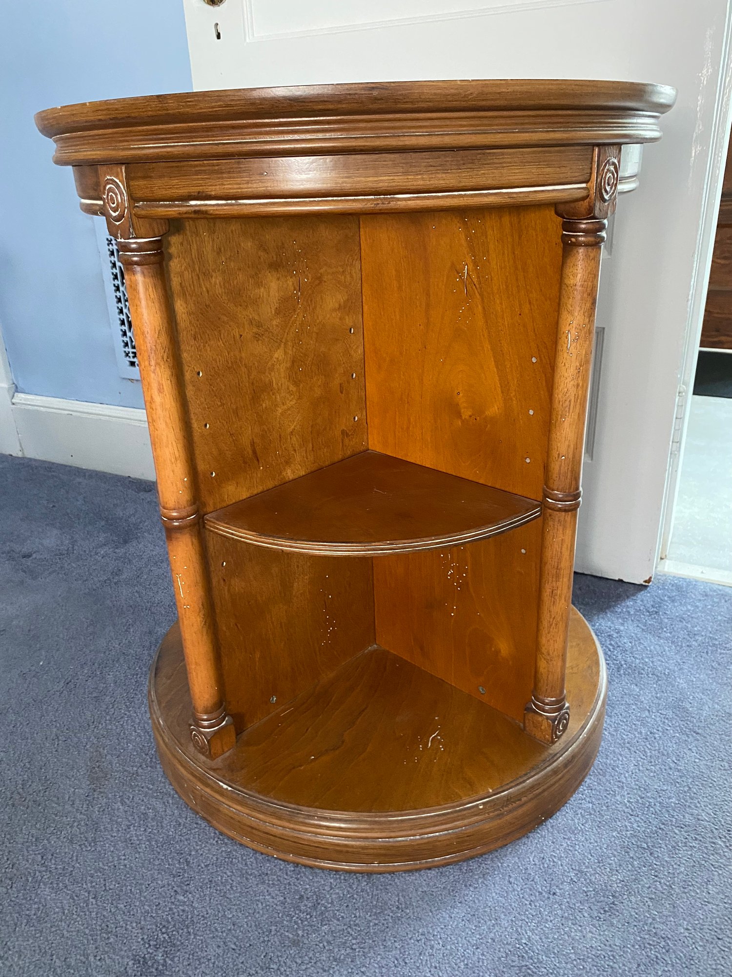 Wooden Side Swivel Table #1927297 | Auctionninja.com