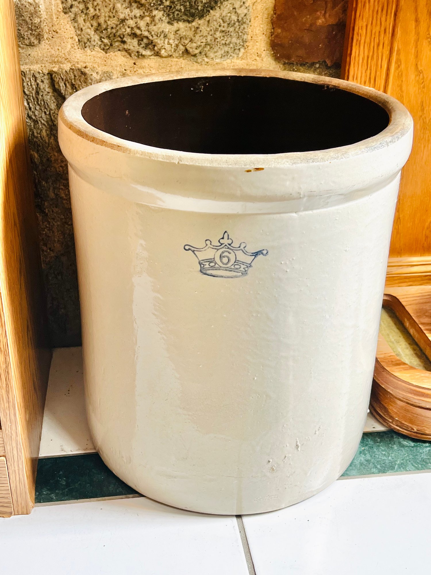 Antique Ransbottom 6 Gallon Crock #1501773 | Auctionninja.com