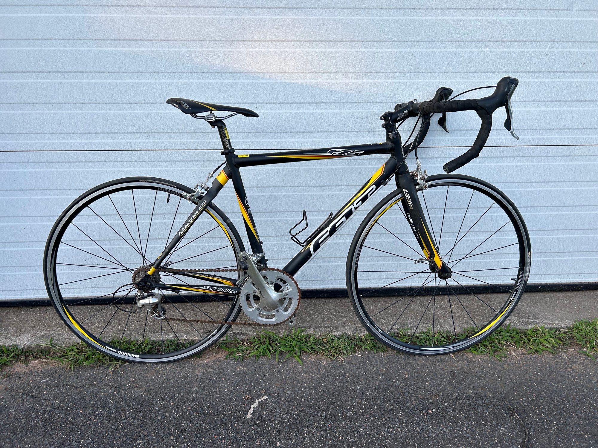 FELT F75 Road Bike #1956160 | Auctionninja.com
