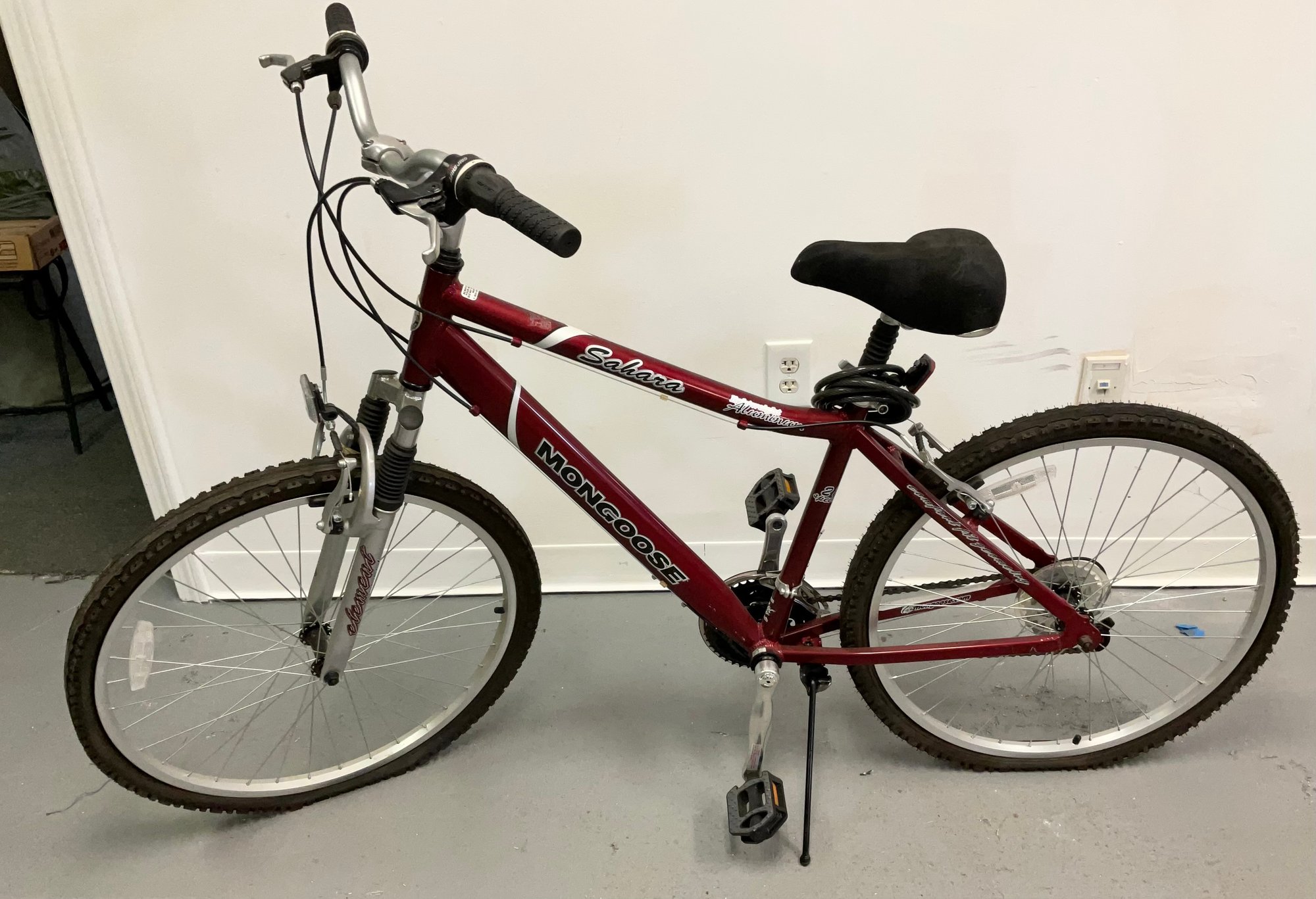Mens Mongoose Sahara 21-Speed Mountain (A) #40850216 | Auctionninja.com