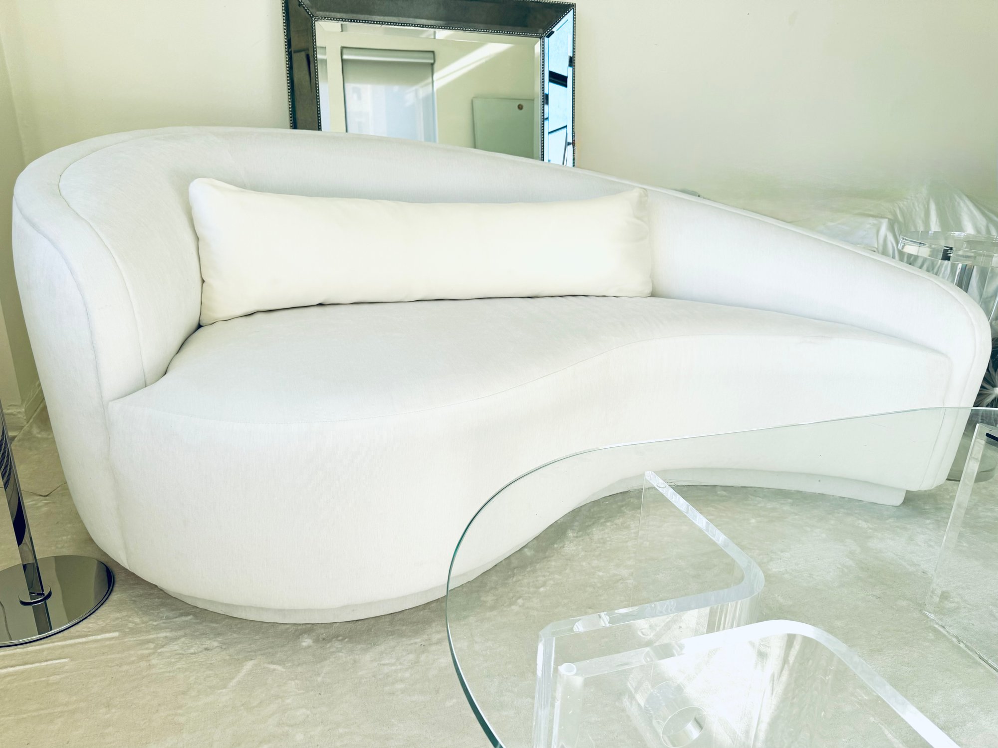 Interlude Home Dana Chaise Sofa In Pearl Velvet #2044453 | Auctionninja.com