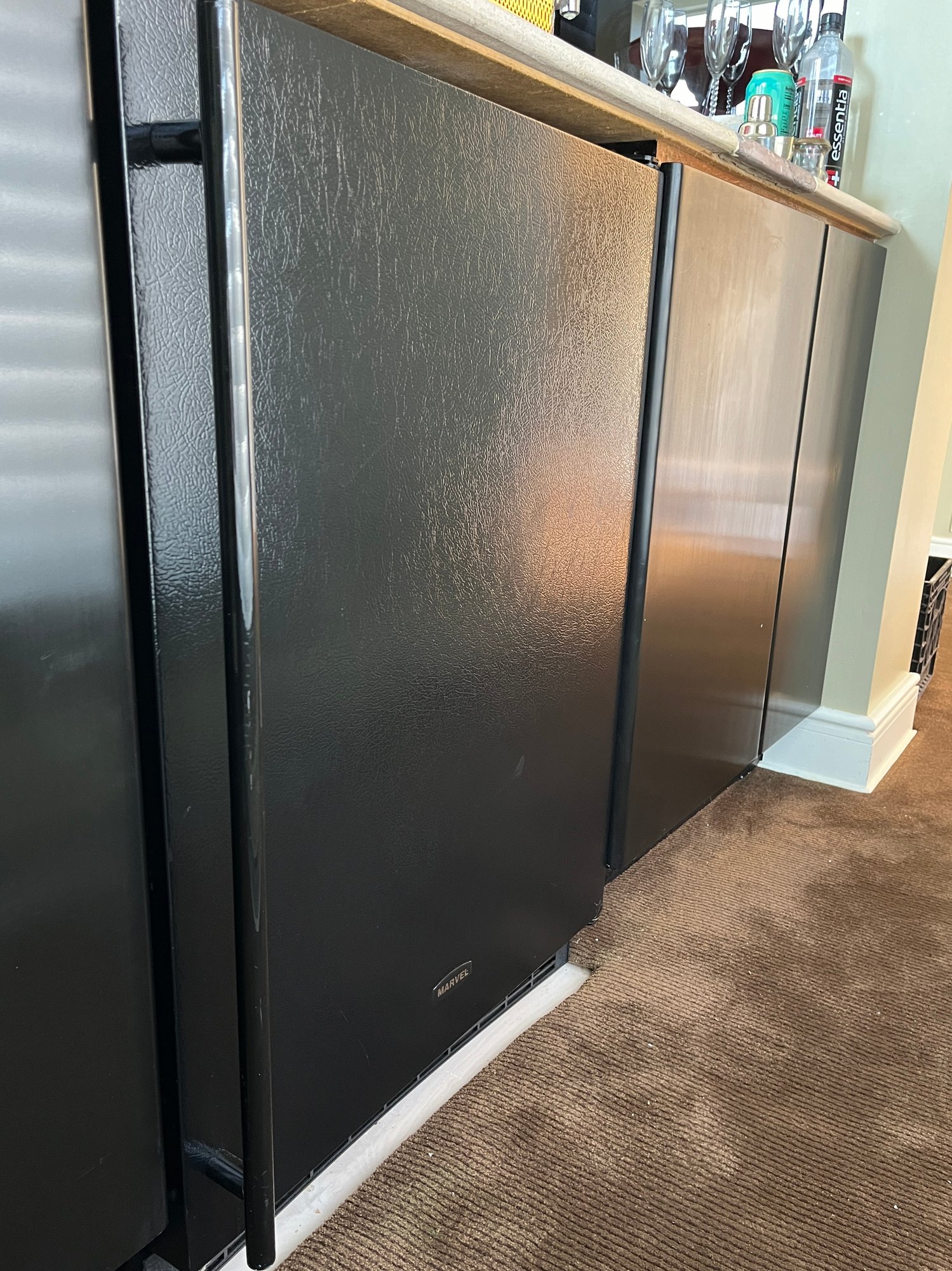 An Under Counter Fridge - Bar - Marvel #40799460 | Auctionninja.com