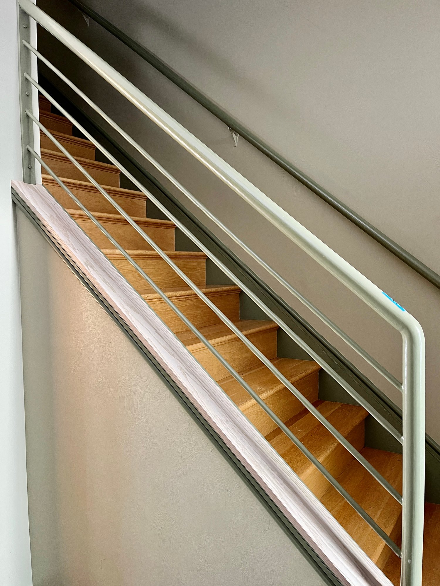 A 78" Metal Stair Railing - Back Stairs - G2 #40799463 | Auctionninja.com